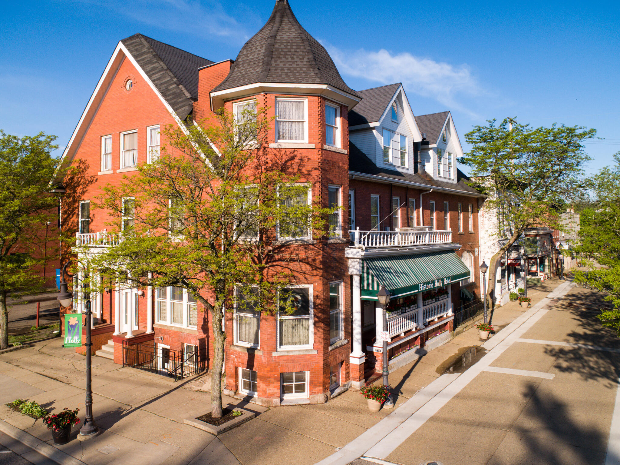 Holly Hotel - Holly, MI - Nextdoor