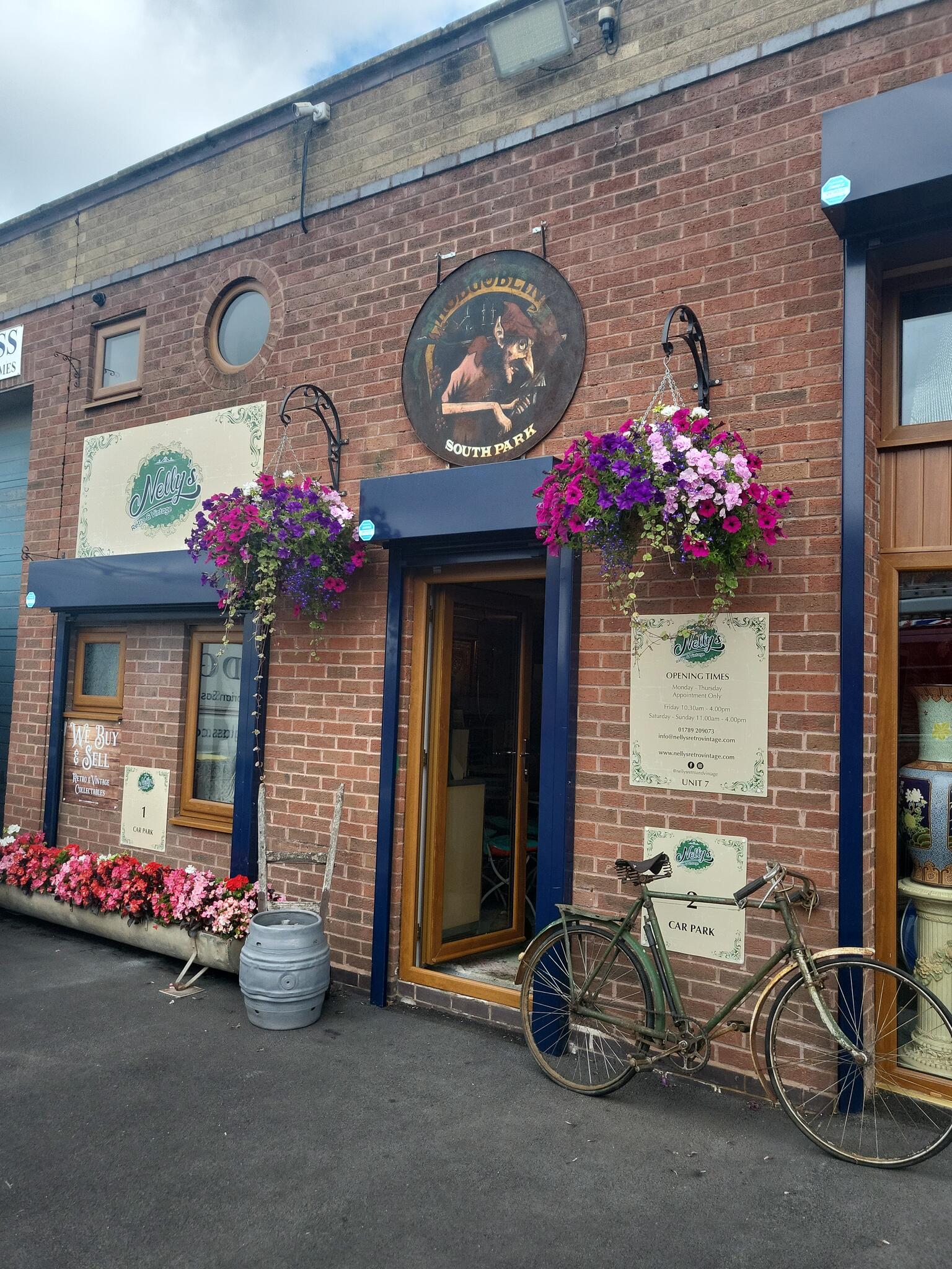 Nelly's Retro Vintage - Stratford-upon-Avon, GB-ENG - Nextdoor