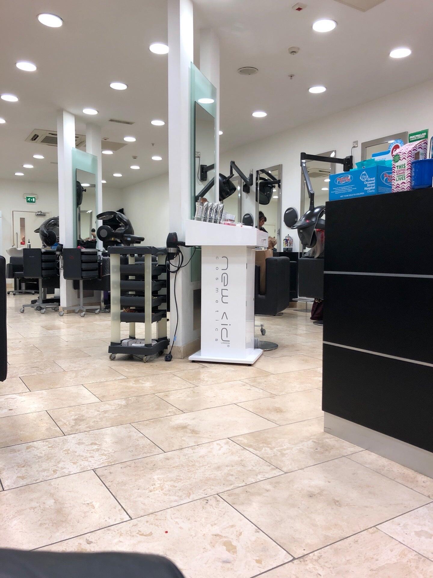 Extreme Cutting House - Birchwood - Nextdoor