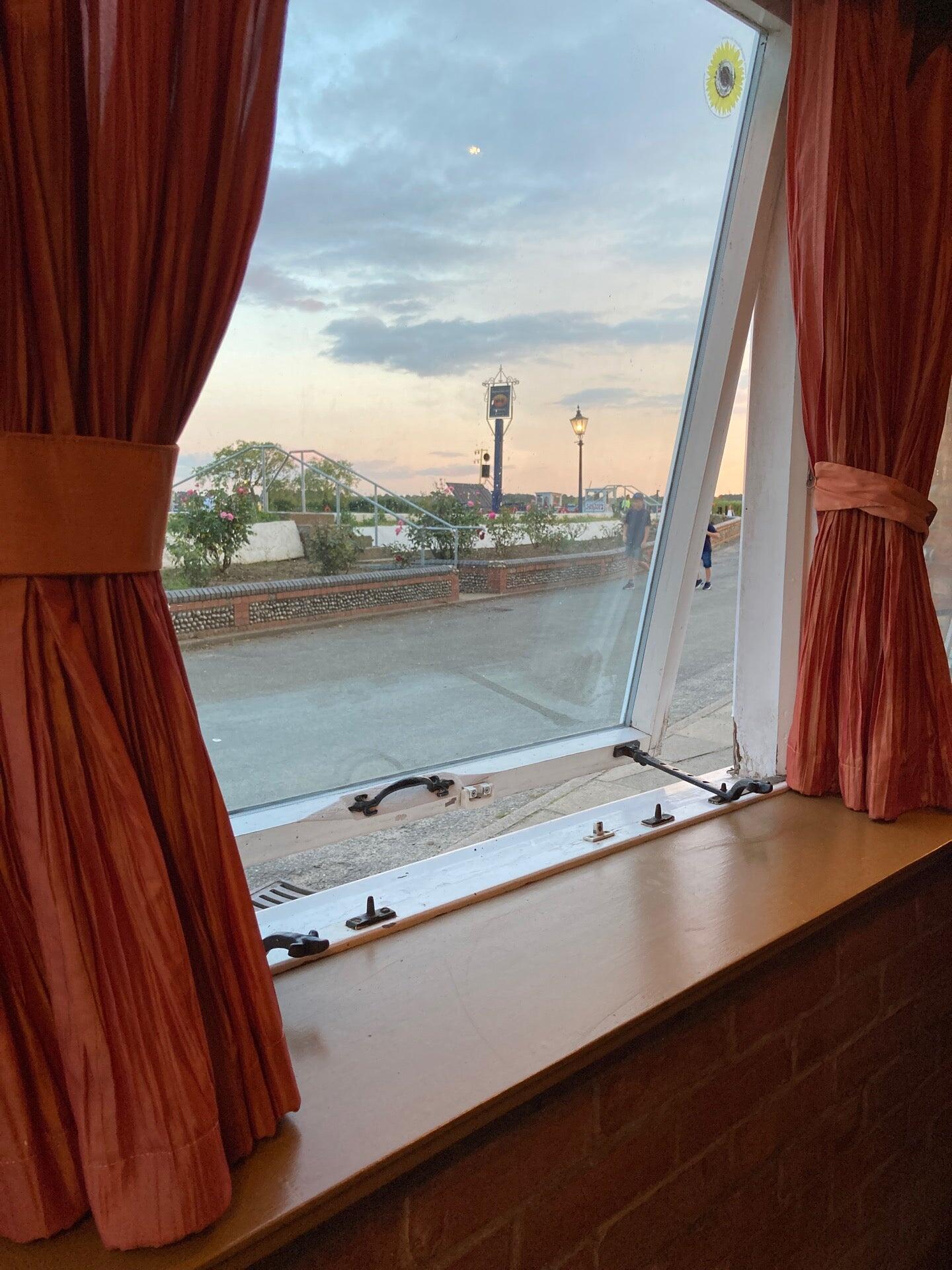 Reedham Ferry Inn - Reedham - Nextdoor