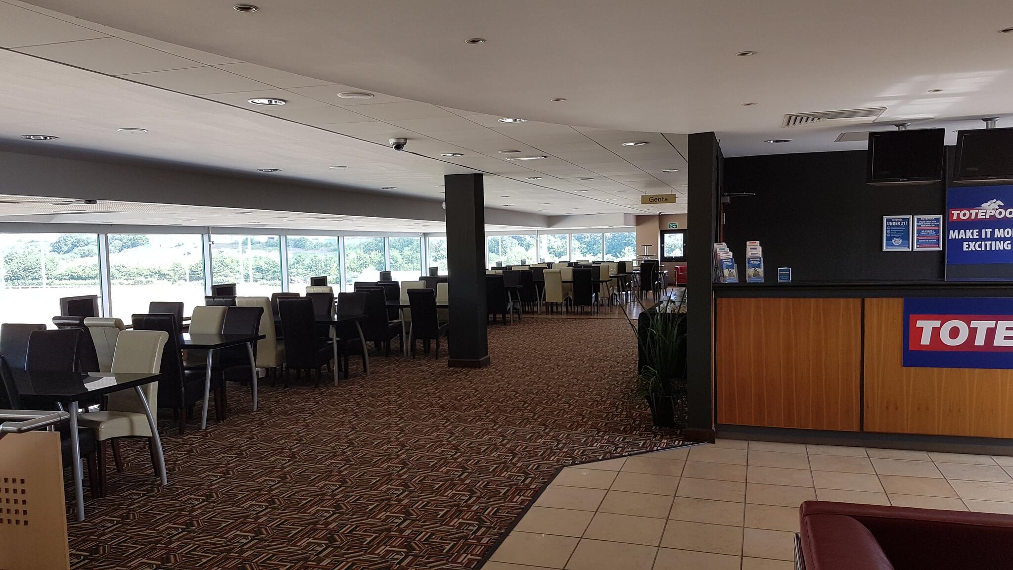 Wolverhampton Racecourse - Wolverhampton - Nextdoor