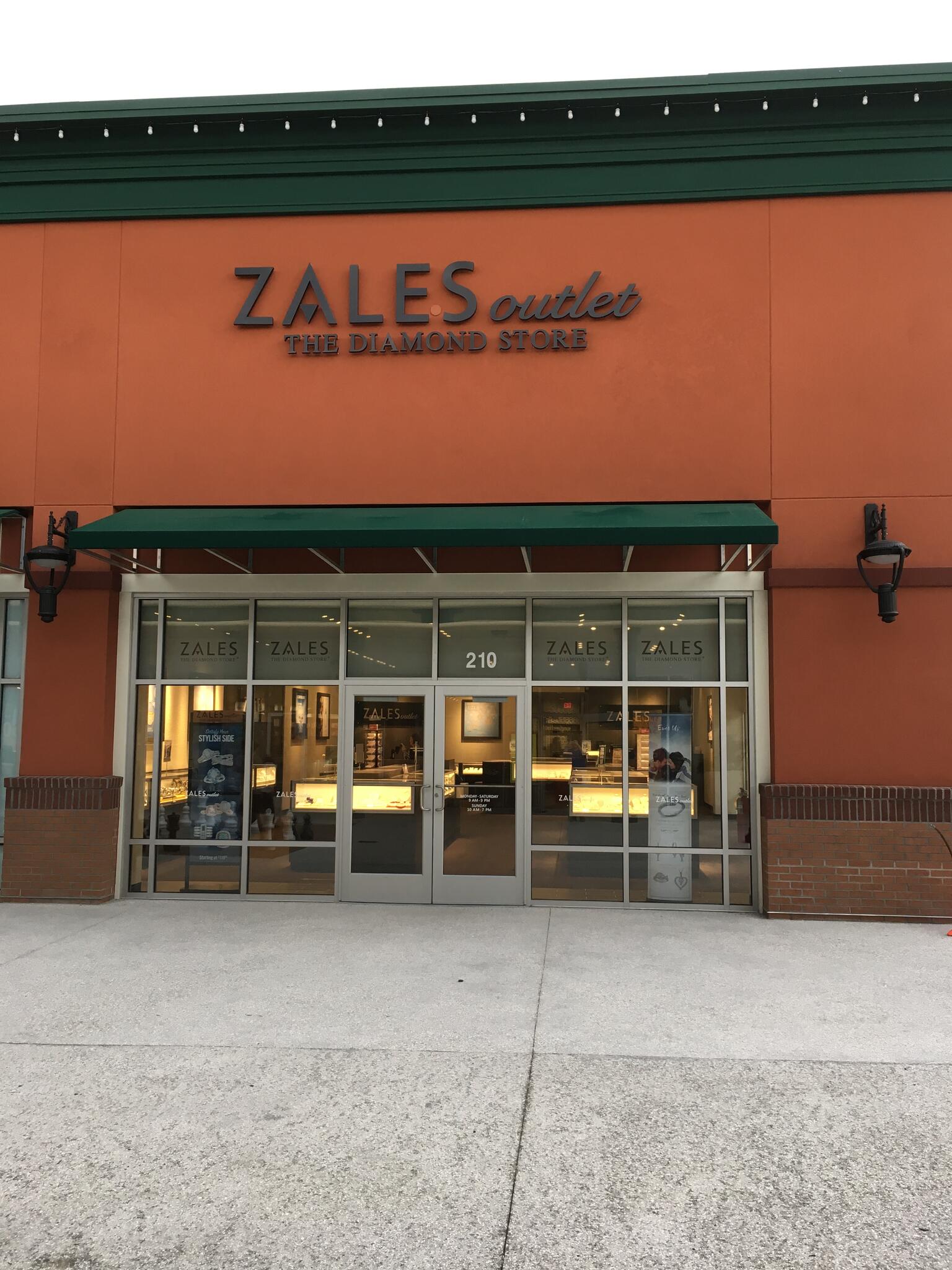 Zales outlet mall store