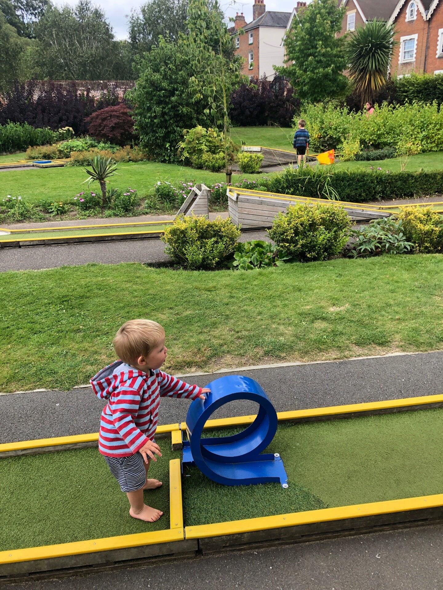 Stoke Park Mini Golf - Guildford - Nextdoor