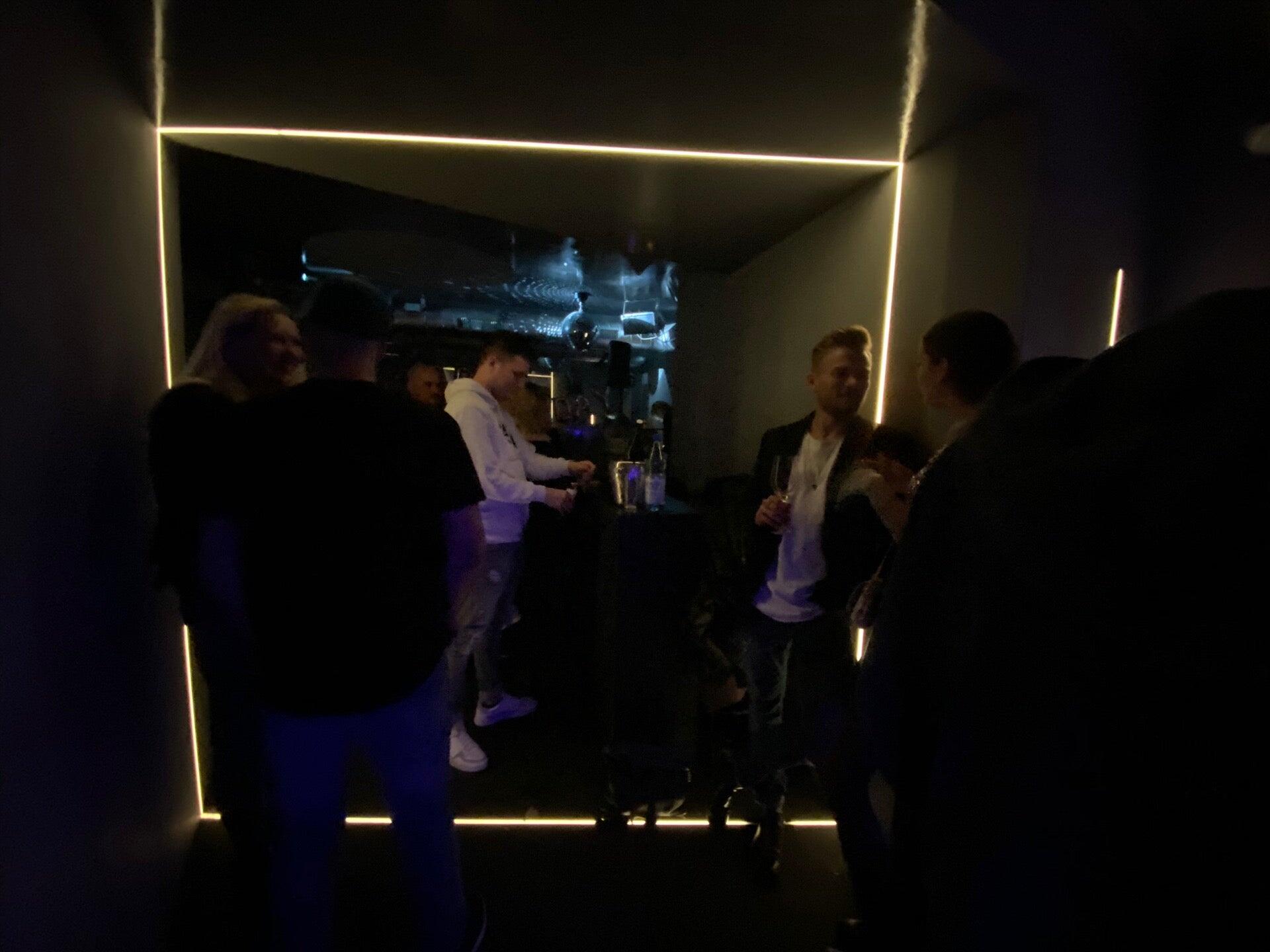 Barracuda Bar - Nextdoor