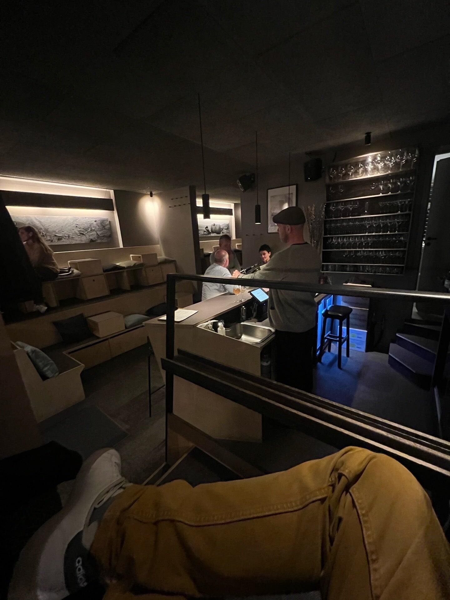 v.Lo wine bar - Nextdoor