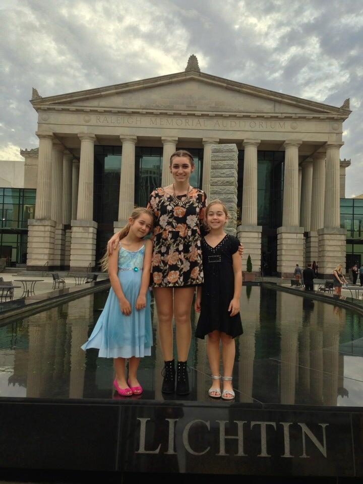 Duke Energy Center For The Performing Arts CAT/R-Line Bus Stop ...