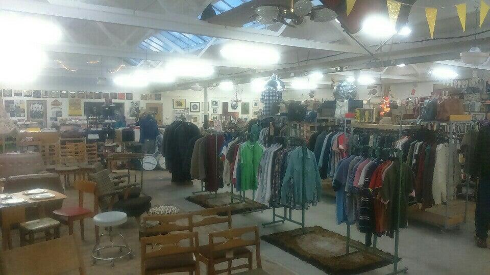 The Yellow Yard - Londonderry - Nextdoor