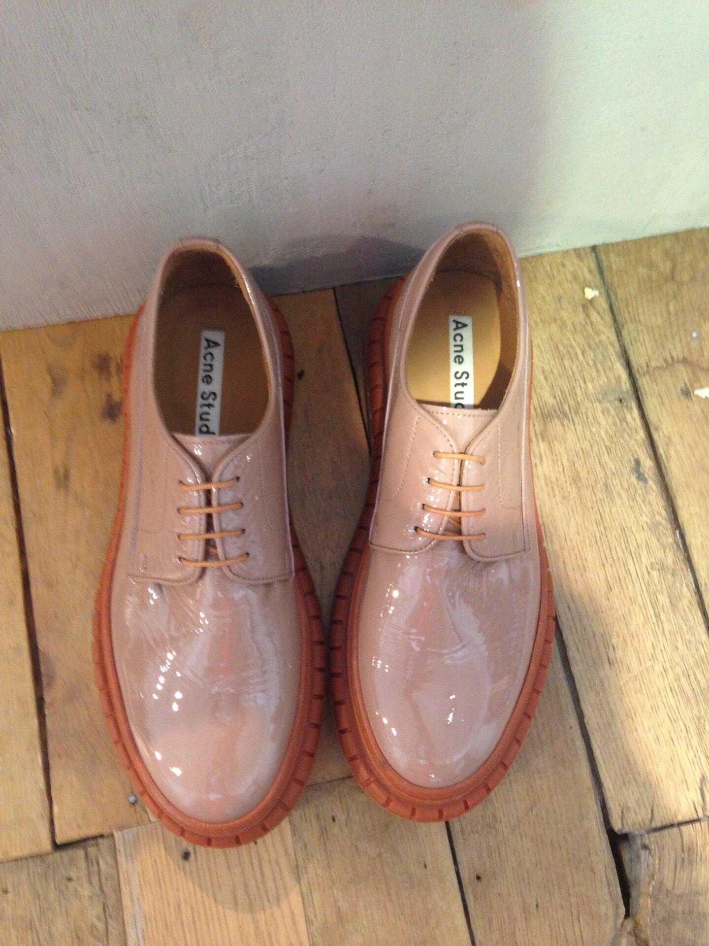 Acne Showroom Paris - Nextdoor