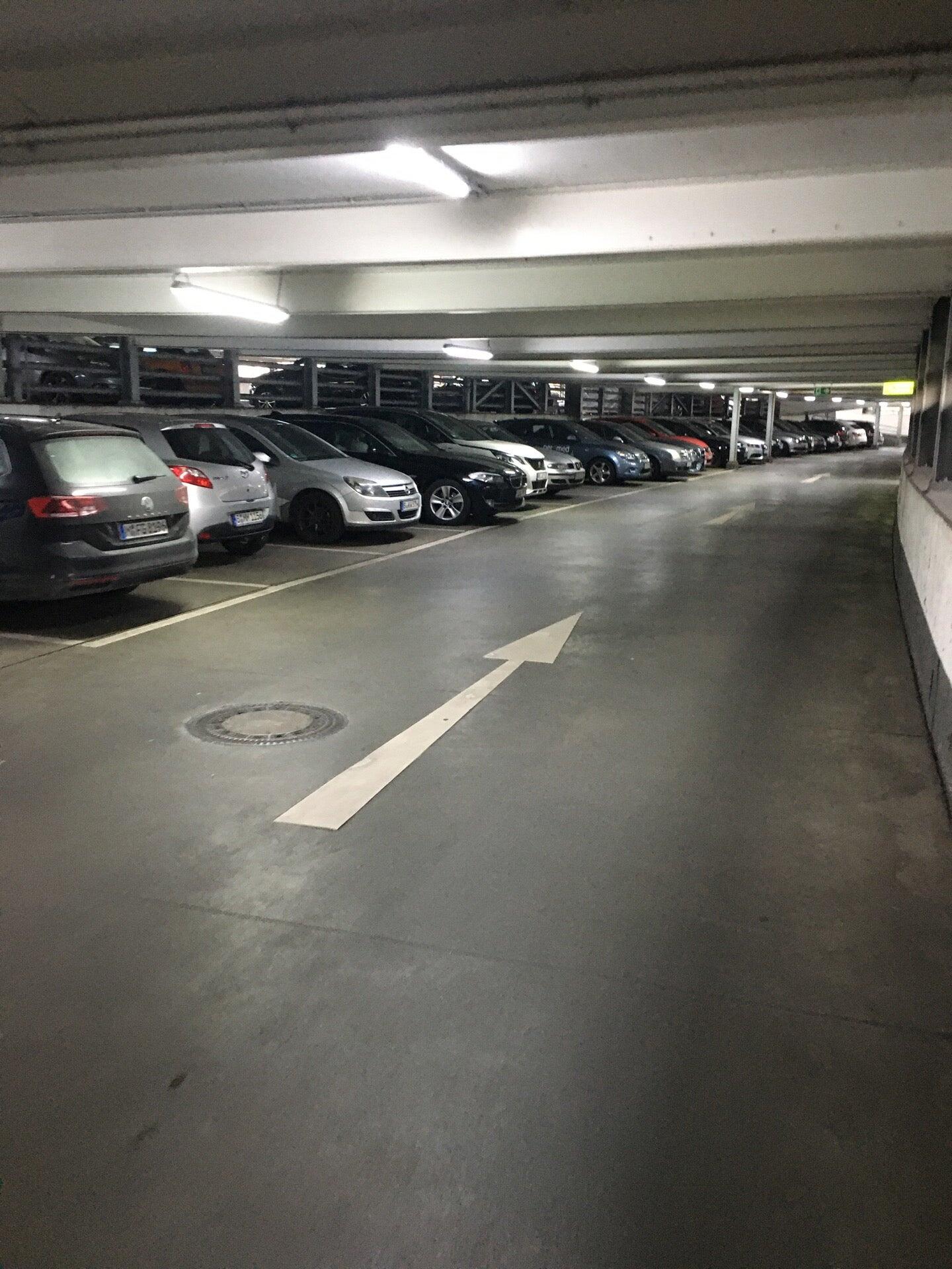 CONTIPARK Parkhaus Spandau Altstädter Ring - Berlin - Nextdoor