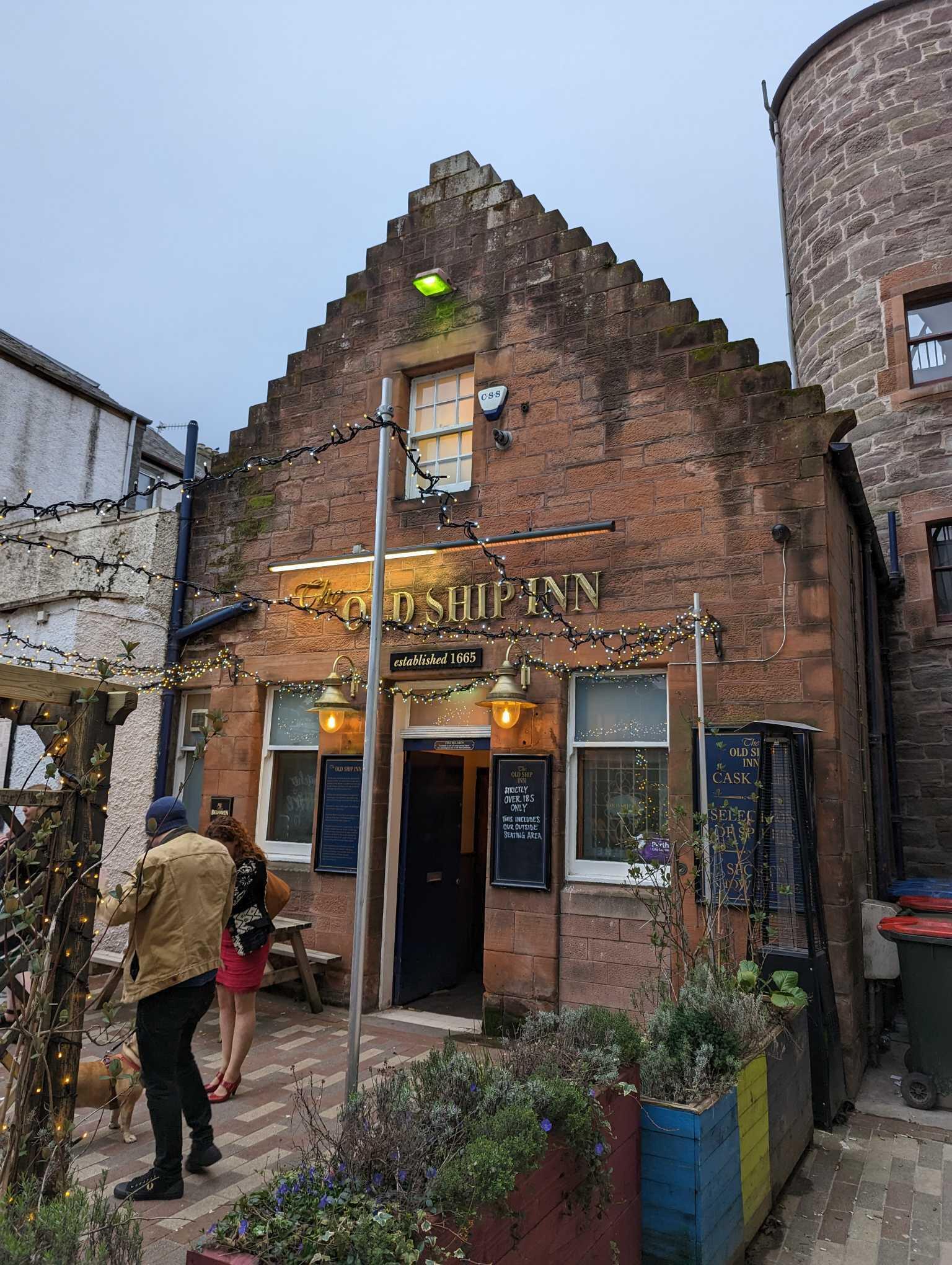 Old Ship Inn - Perth - Nextdoor