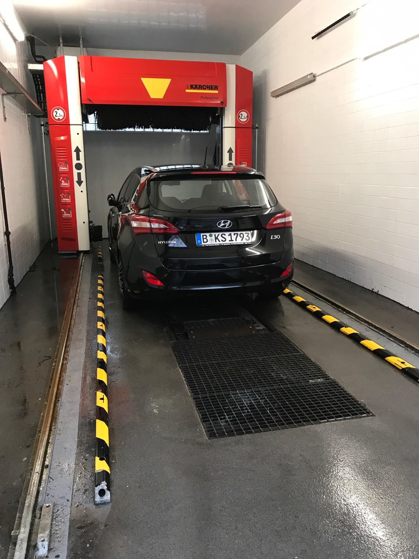 Esso Station Mike Praum - Nextdoor