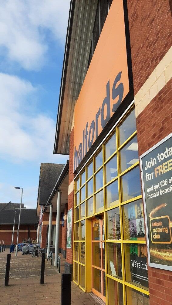 Halfords - Middlemoor - Nextdoor