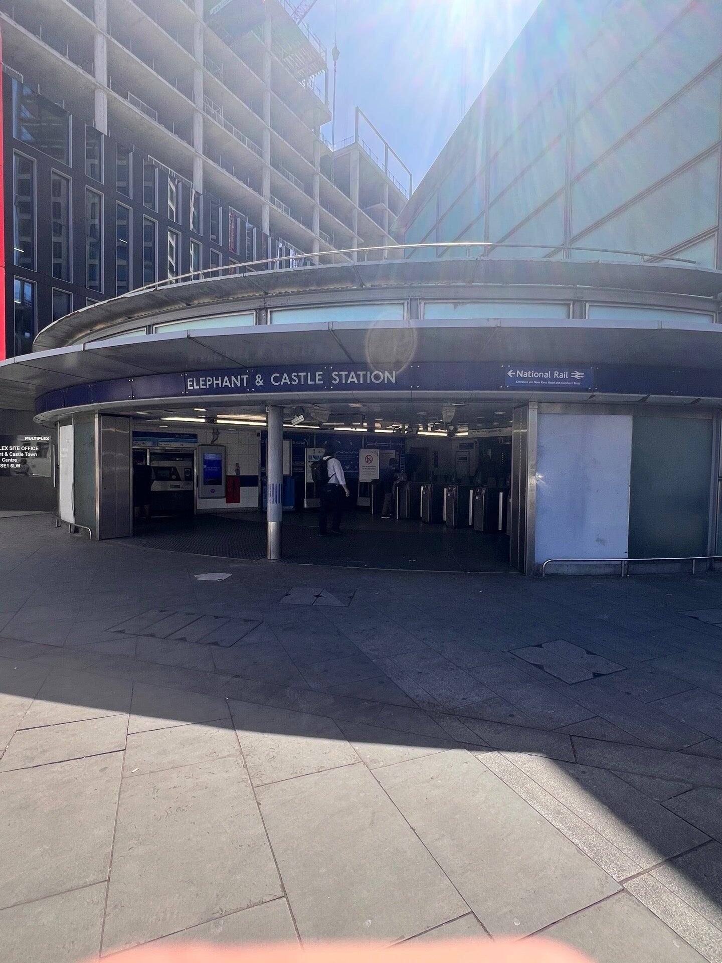 Elephant & Castle Underground Station - London - Nextdoor