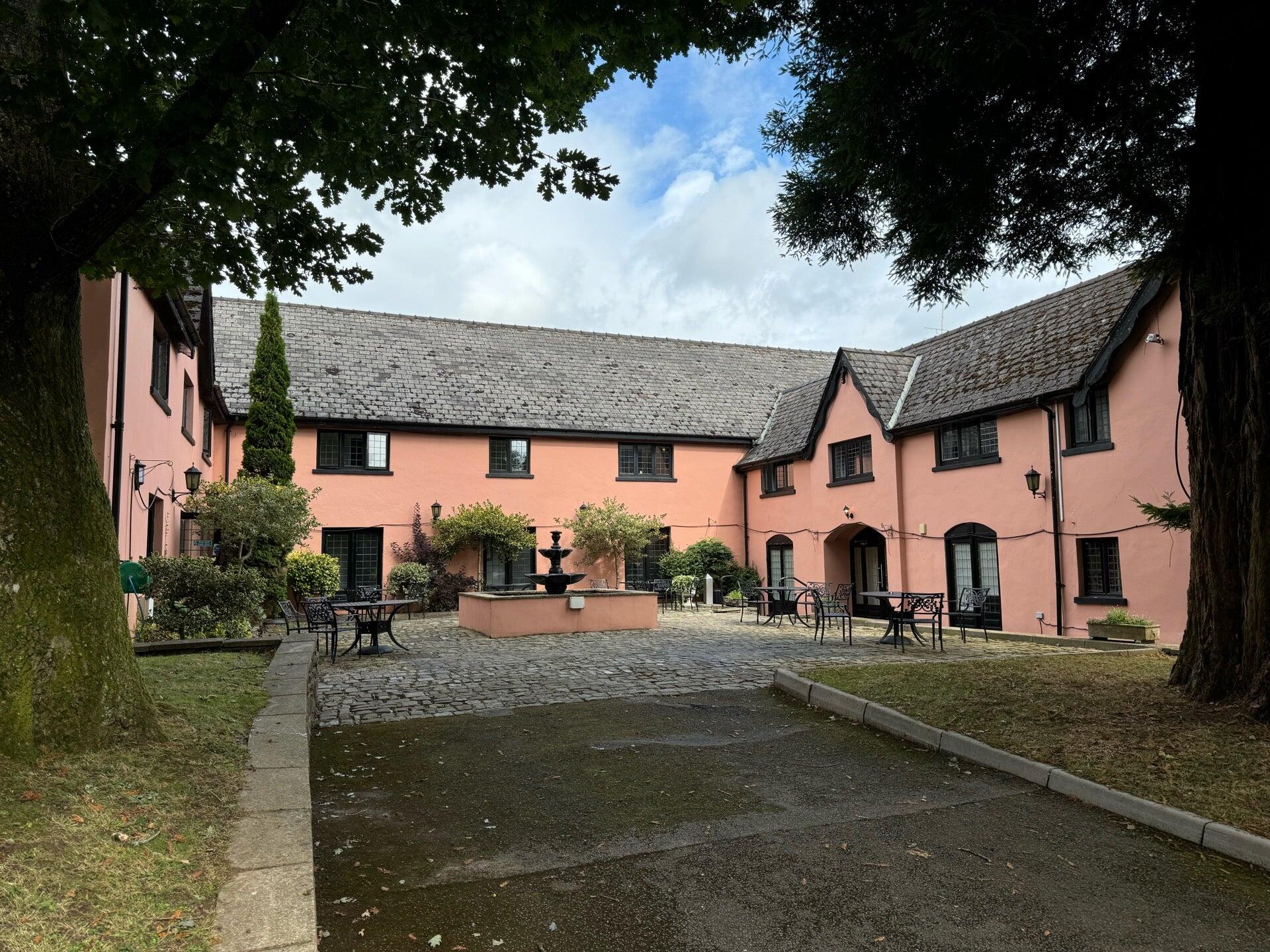 CWRT Bleddyn Hotel & Spa - Usk - Nextdoor