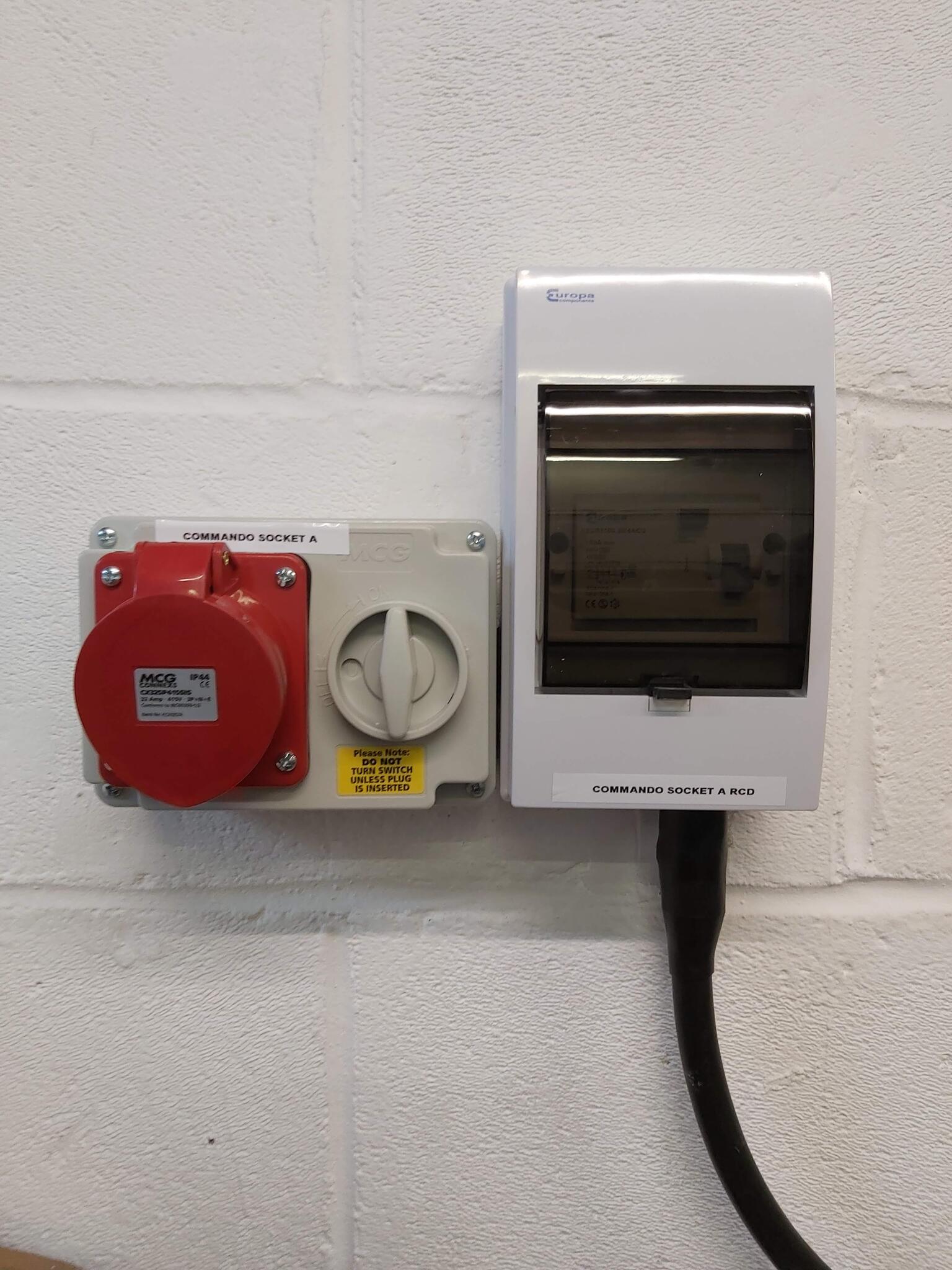 Dave Dunn Electrical - Littlehampton, GB-ENG - Nextdoor