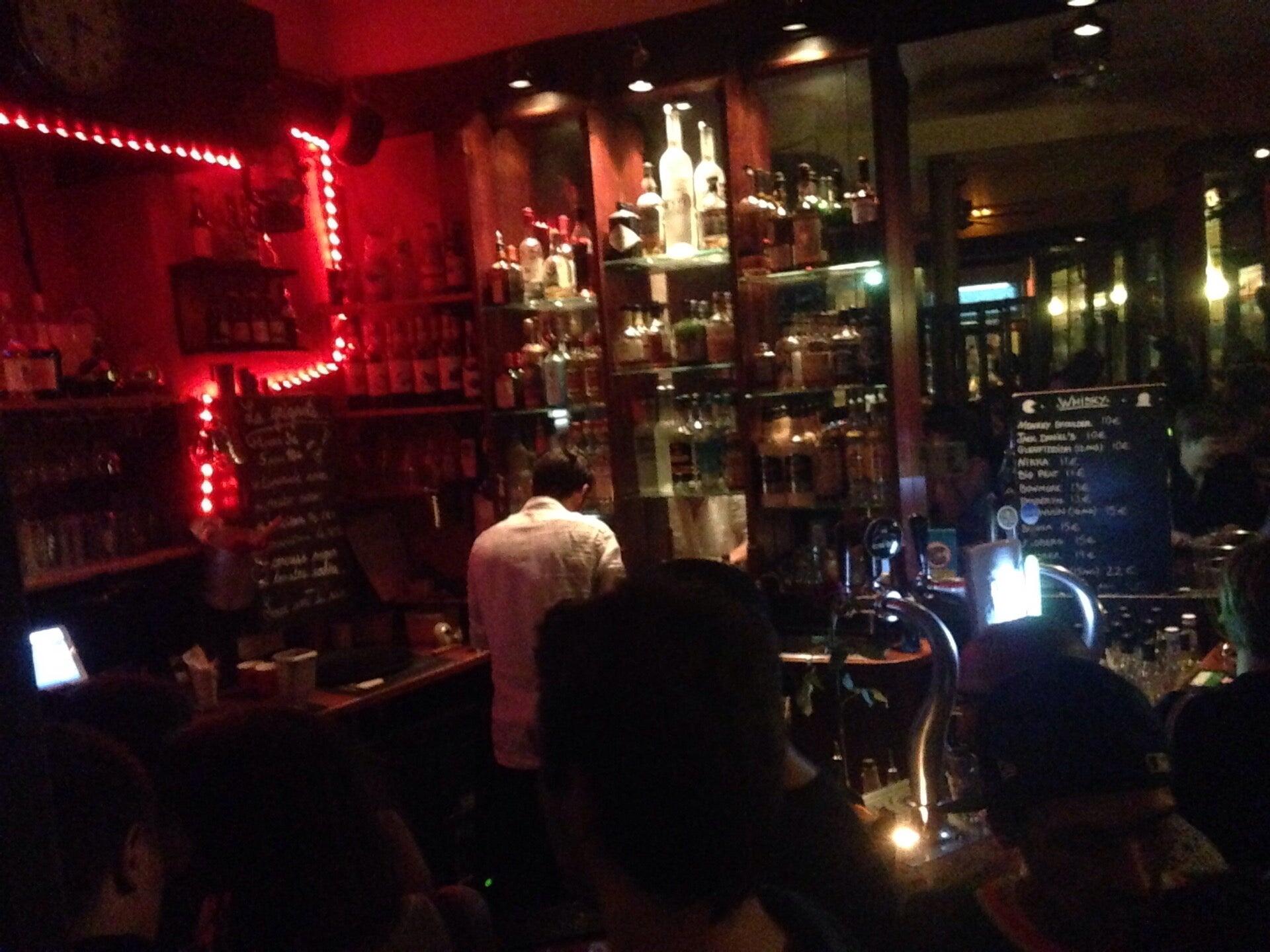 Les Cariatides - Nextdoor