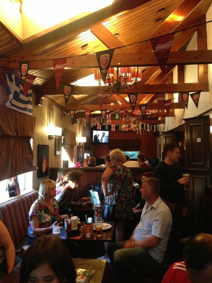 Summit Inn - Royton - Nextdoor