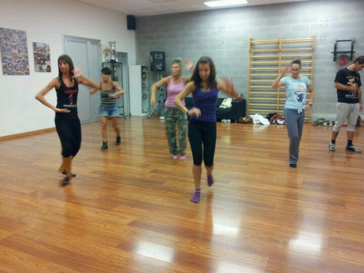 Zona Latina Dance Group - Nextdoor