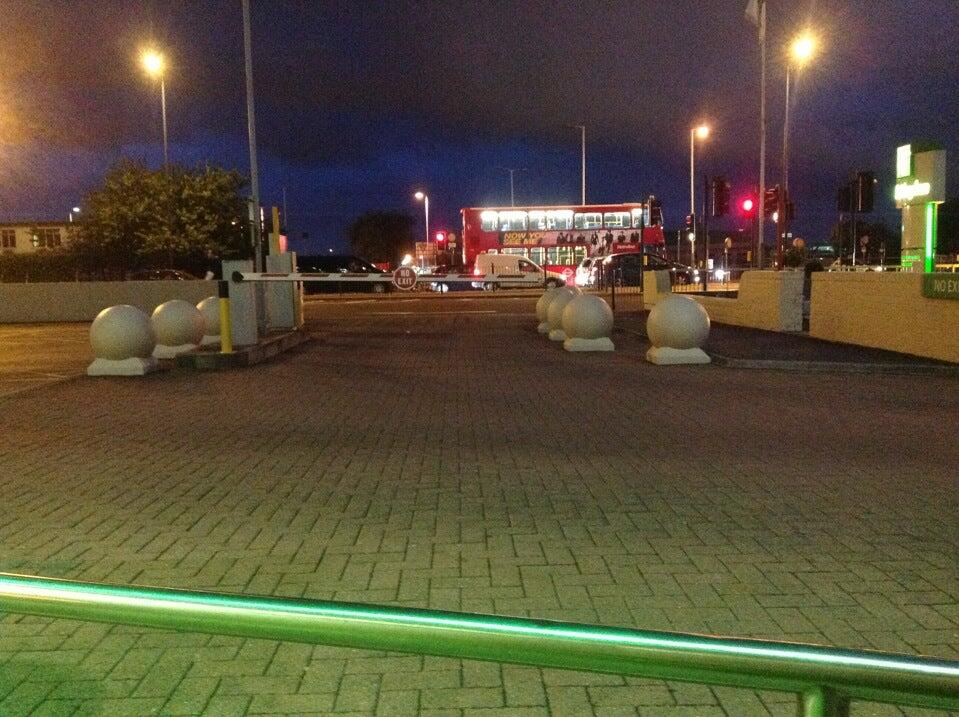 Holiday Inn London - Heathrow Ariel - Hayes, England - Nextdoor