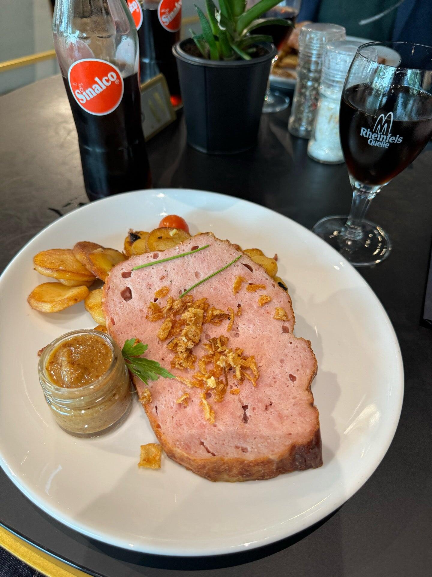 AV Concept Store - Nextdoor