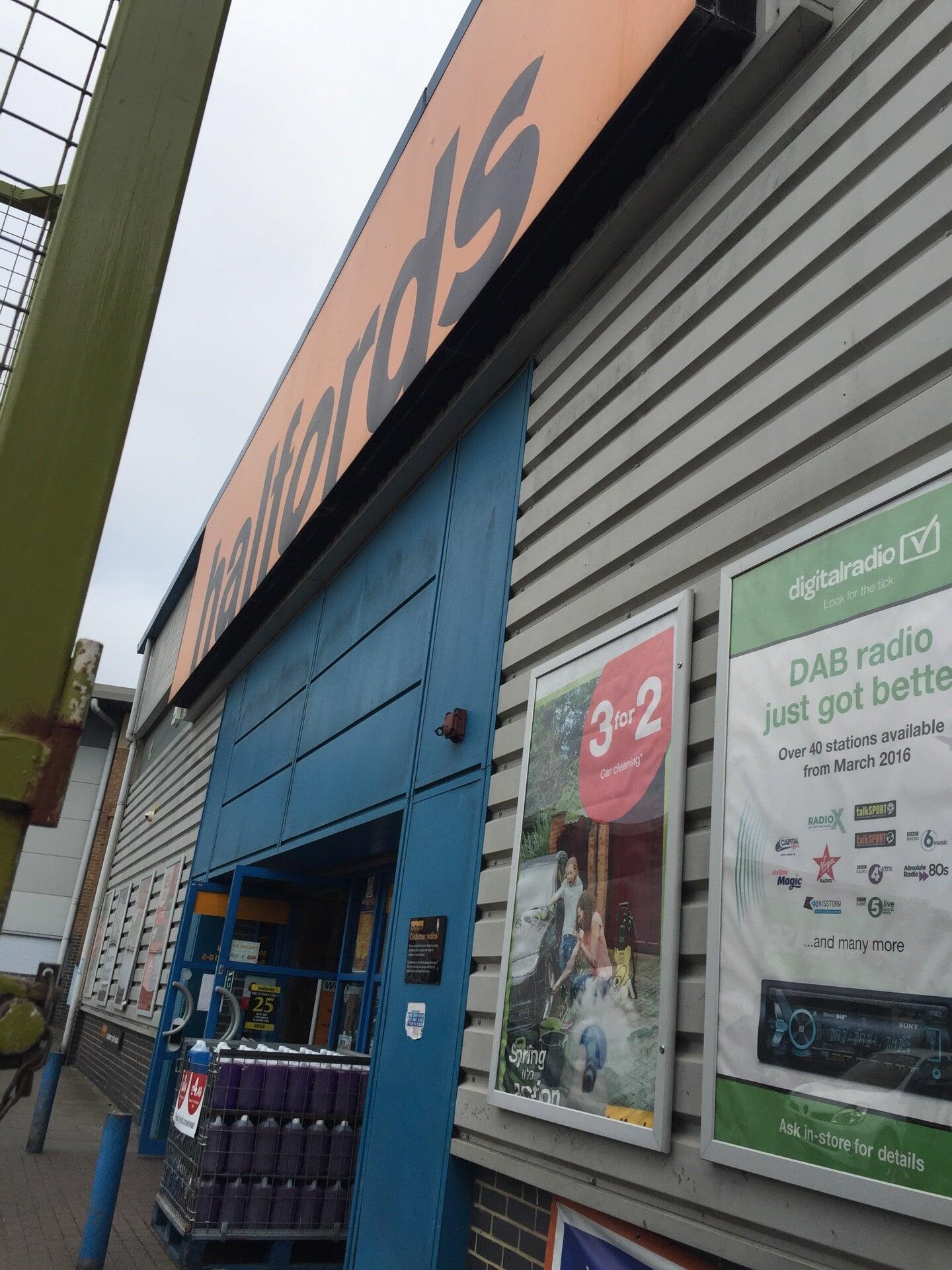 Halfords - Dagenham - Nextdoor