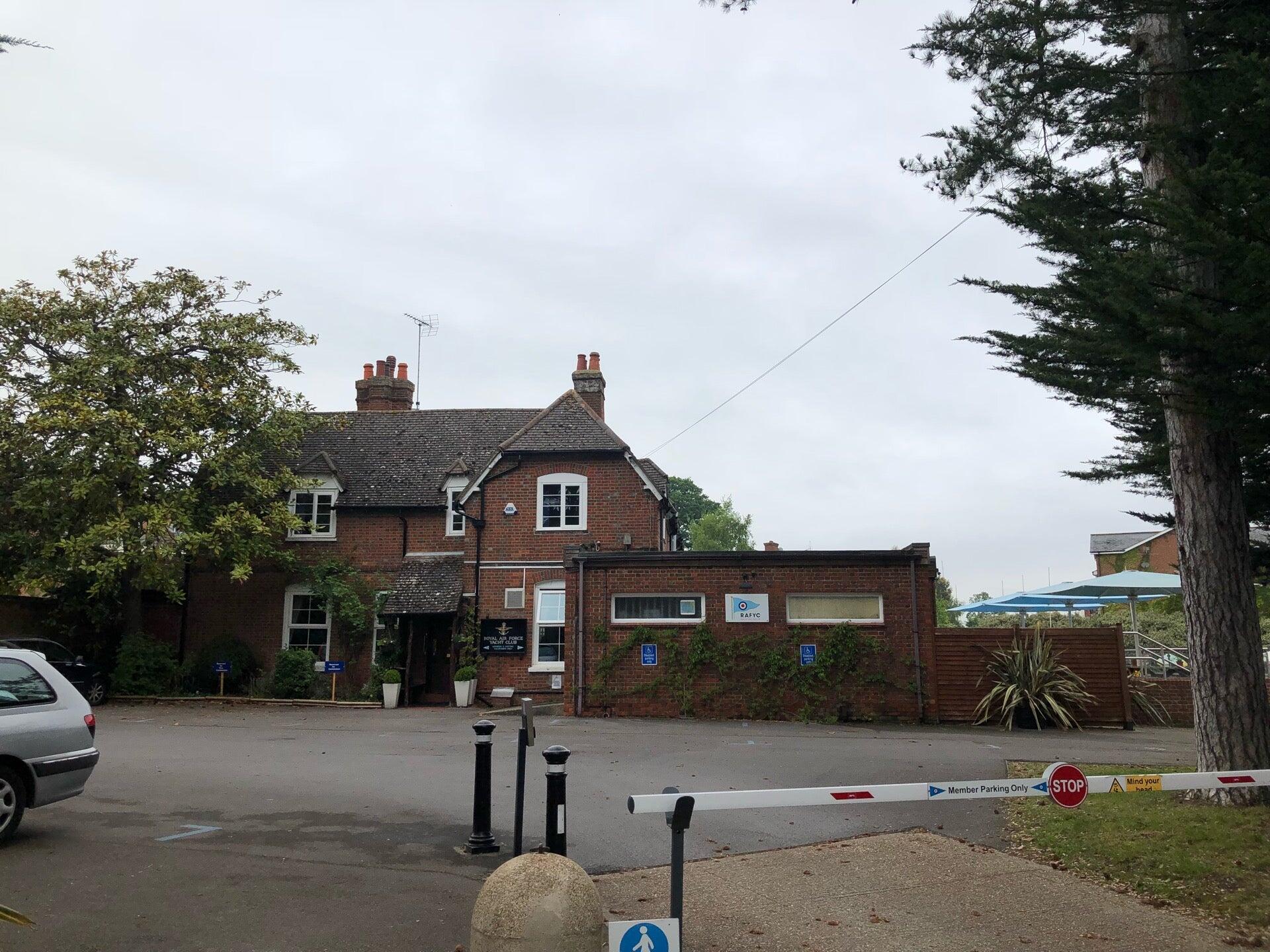 Royal Air Force Yacht Club - Southampton - Nextdoor