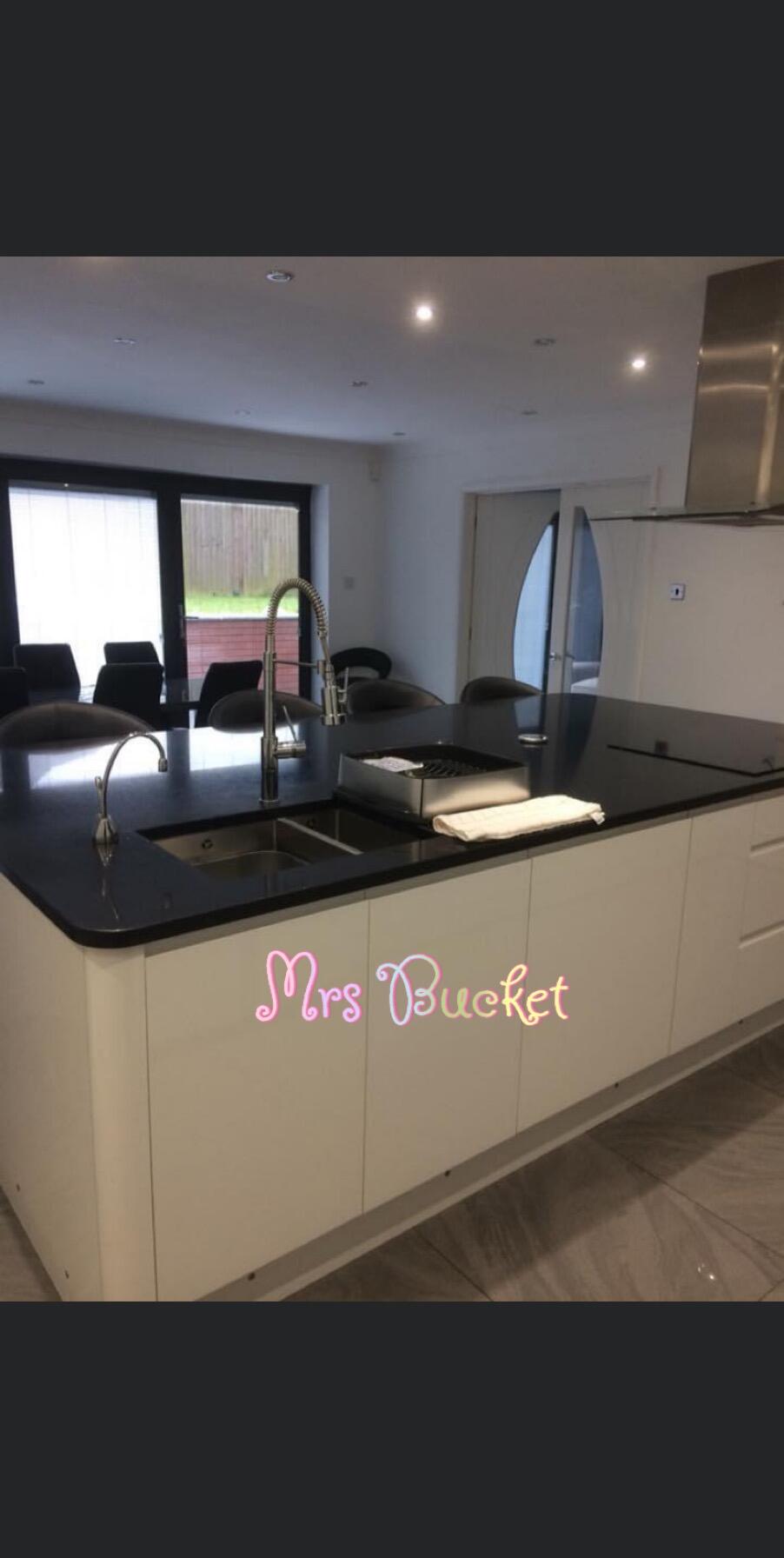 Mrs Bucket - Nextdoor