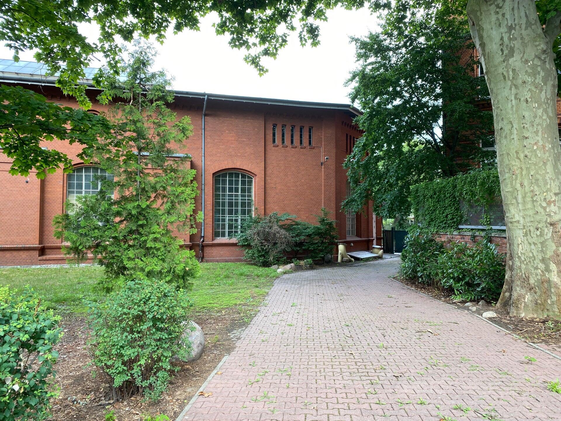 Universal Hall GmbH - Nextdoor