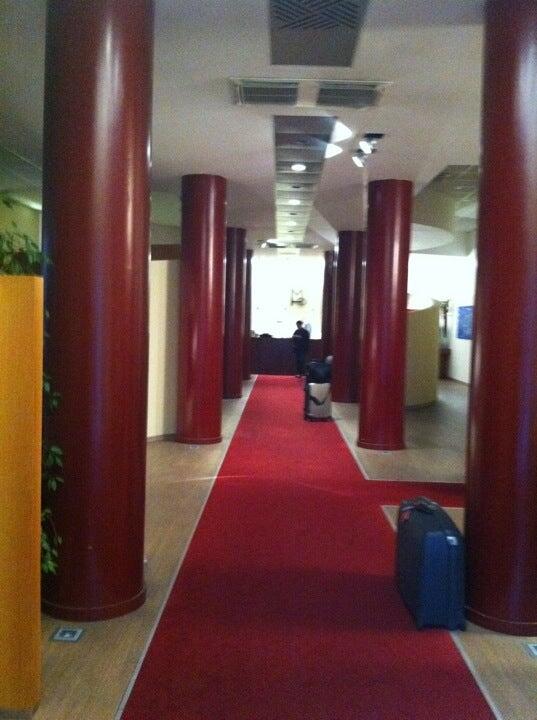 Maxim Hotel - Nextdoor