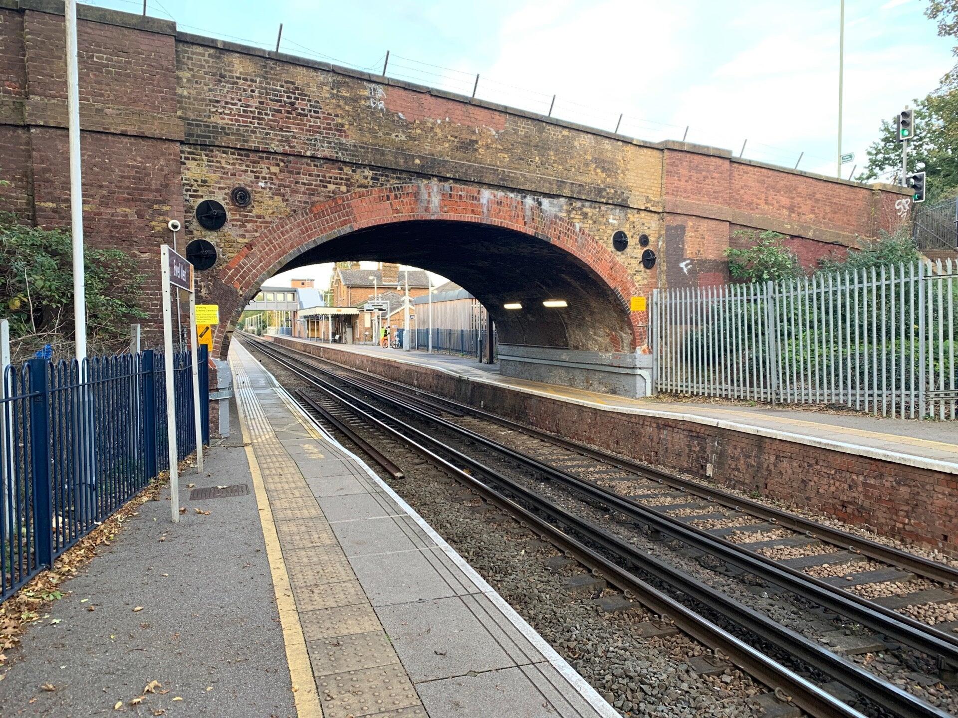 Ewell West Railway Station - Epsom - Nextdoor