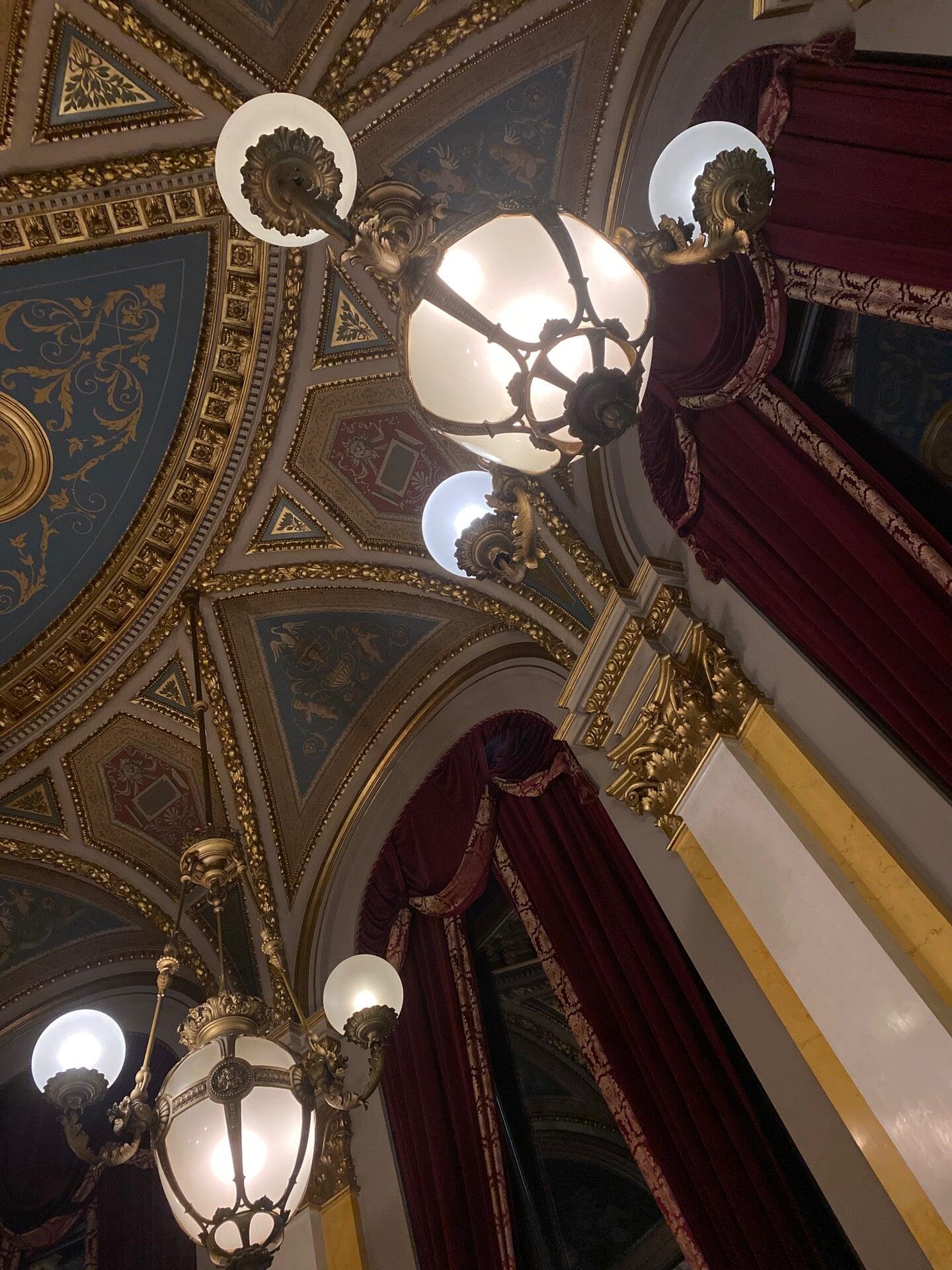 Restaurant Opera - Nextdoor