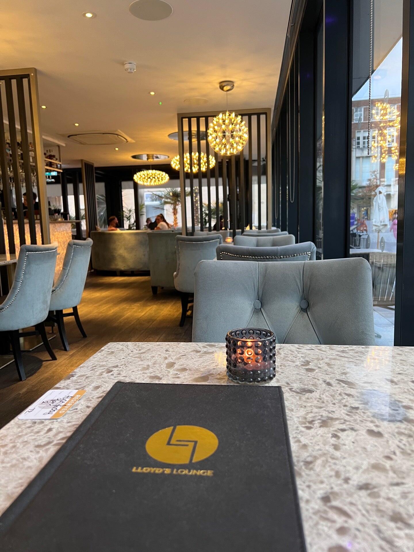 Lloyd's Lounge - Exeter - Nextdoor