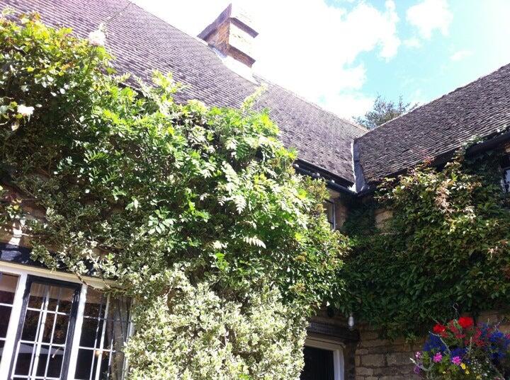 The Fox & Hounds Inn - Great Wolford - Nextdoor