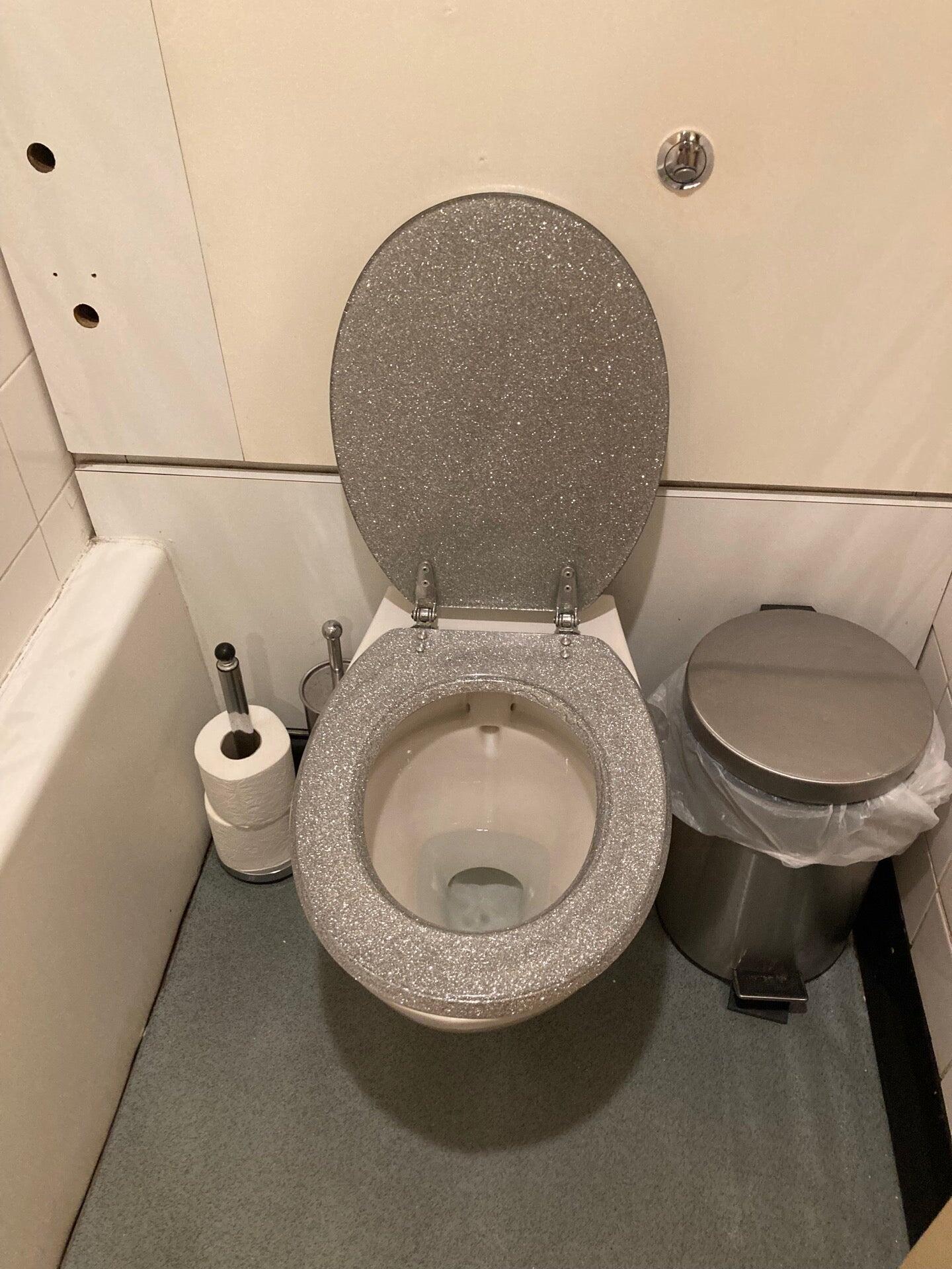 Thai Balcony - Bath - Nextdoor