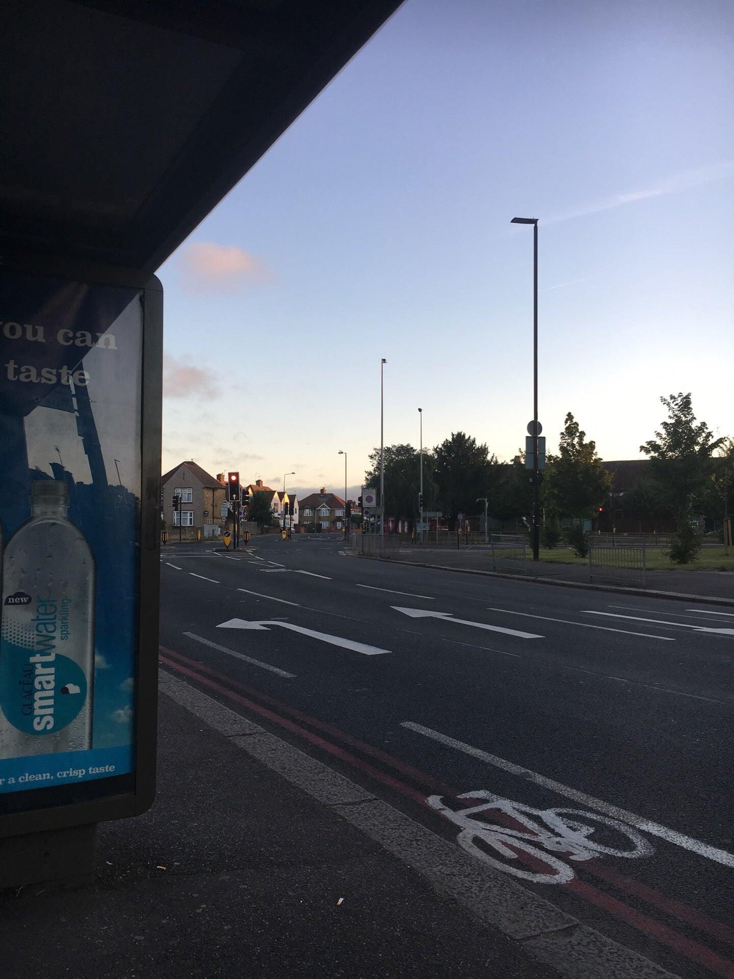 Hounslow Bus Station (D) - London - Nextdoor