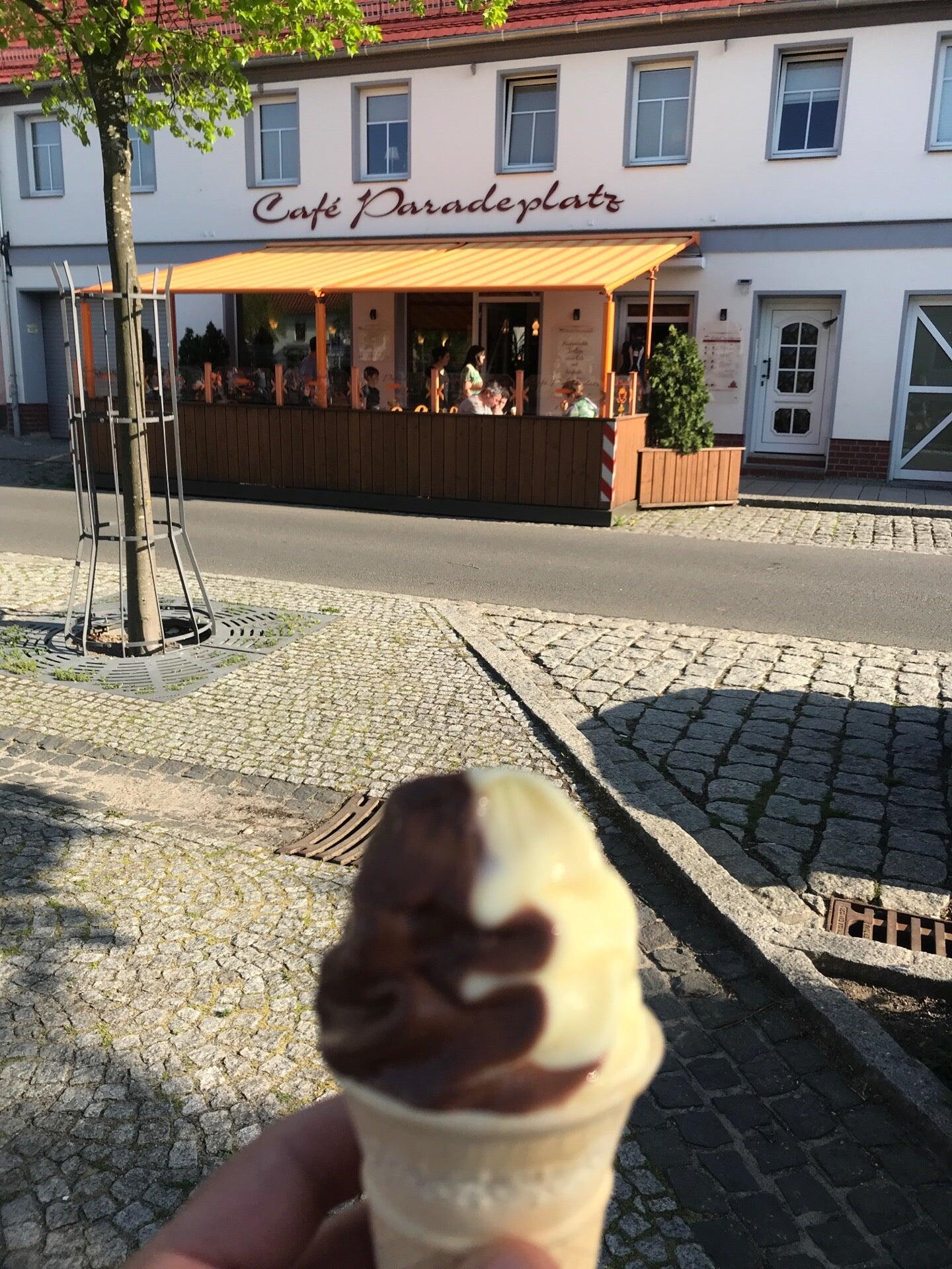 Cafe Paradeplatz - Nextdoor