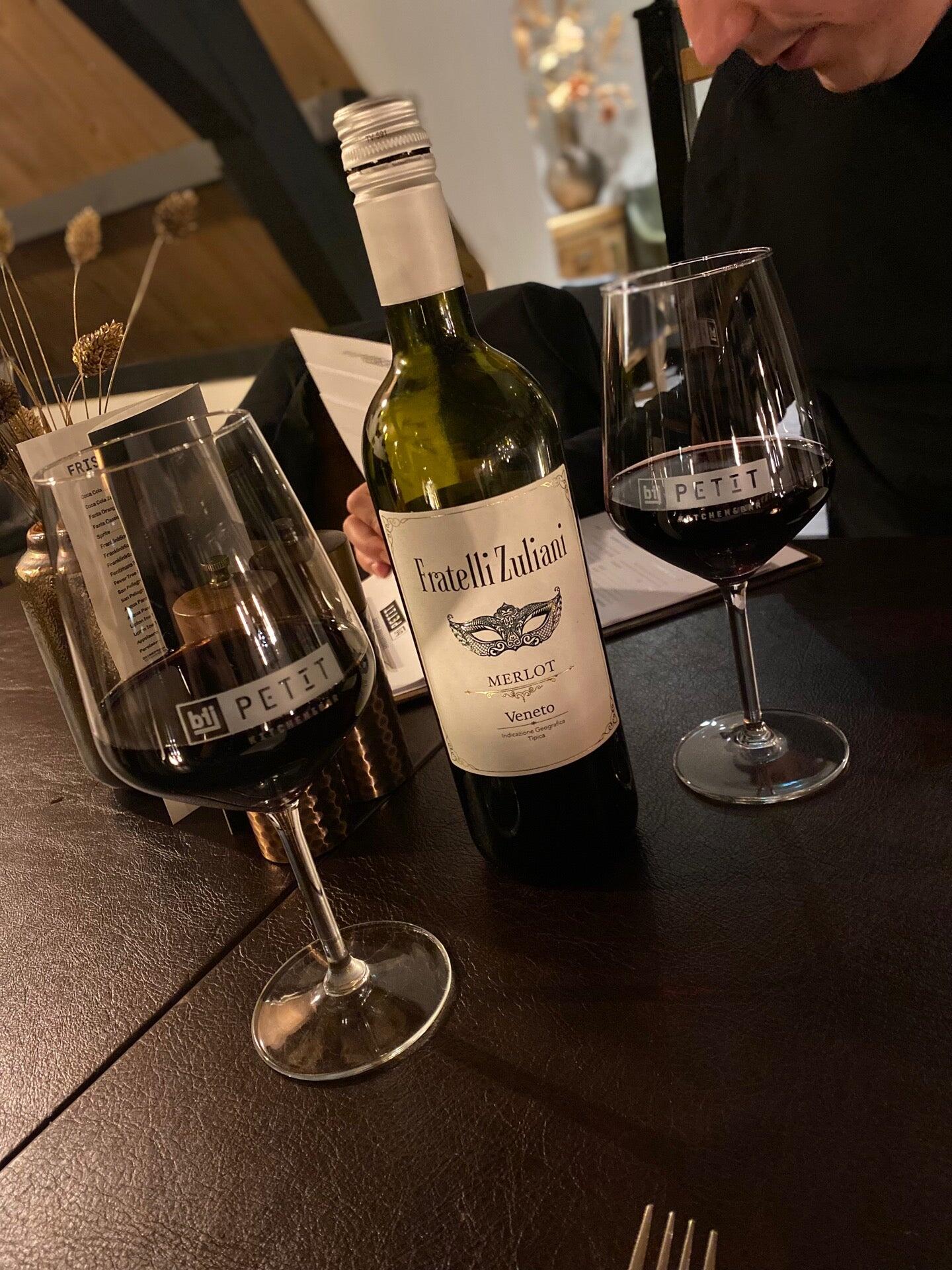 Cafe Petit - Nextdoor