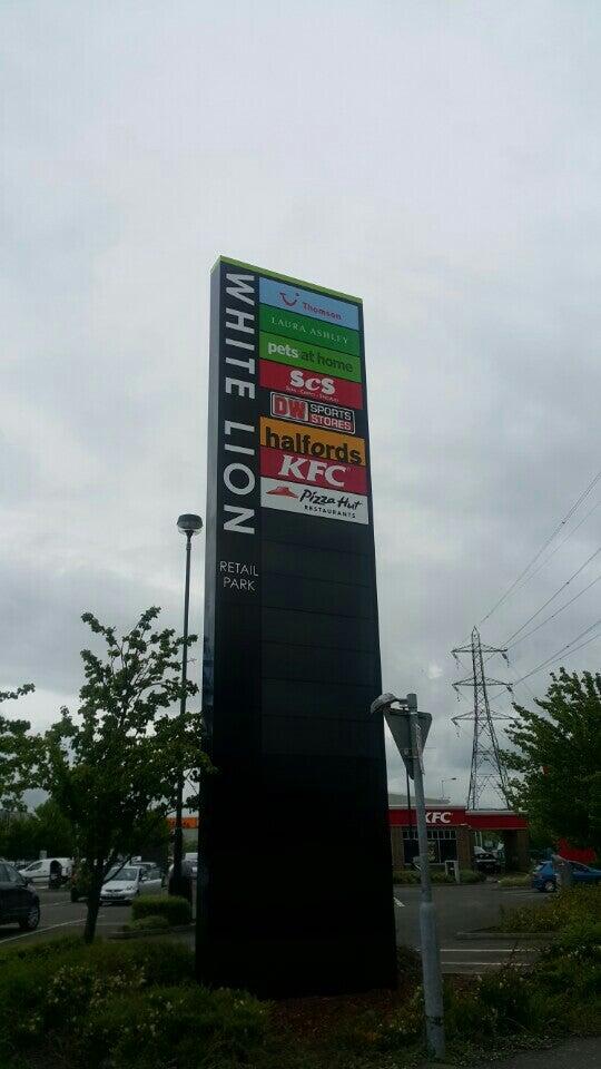 White Lion Retail Park - Dunstable - Nextdoor