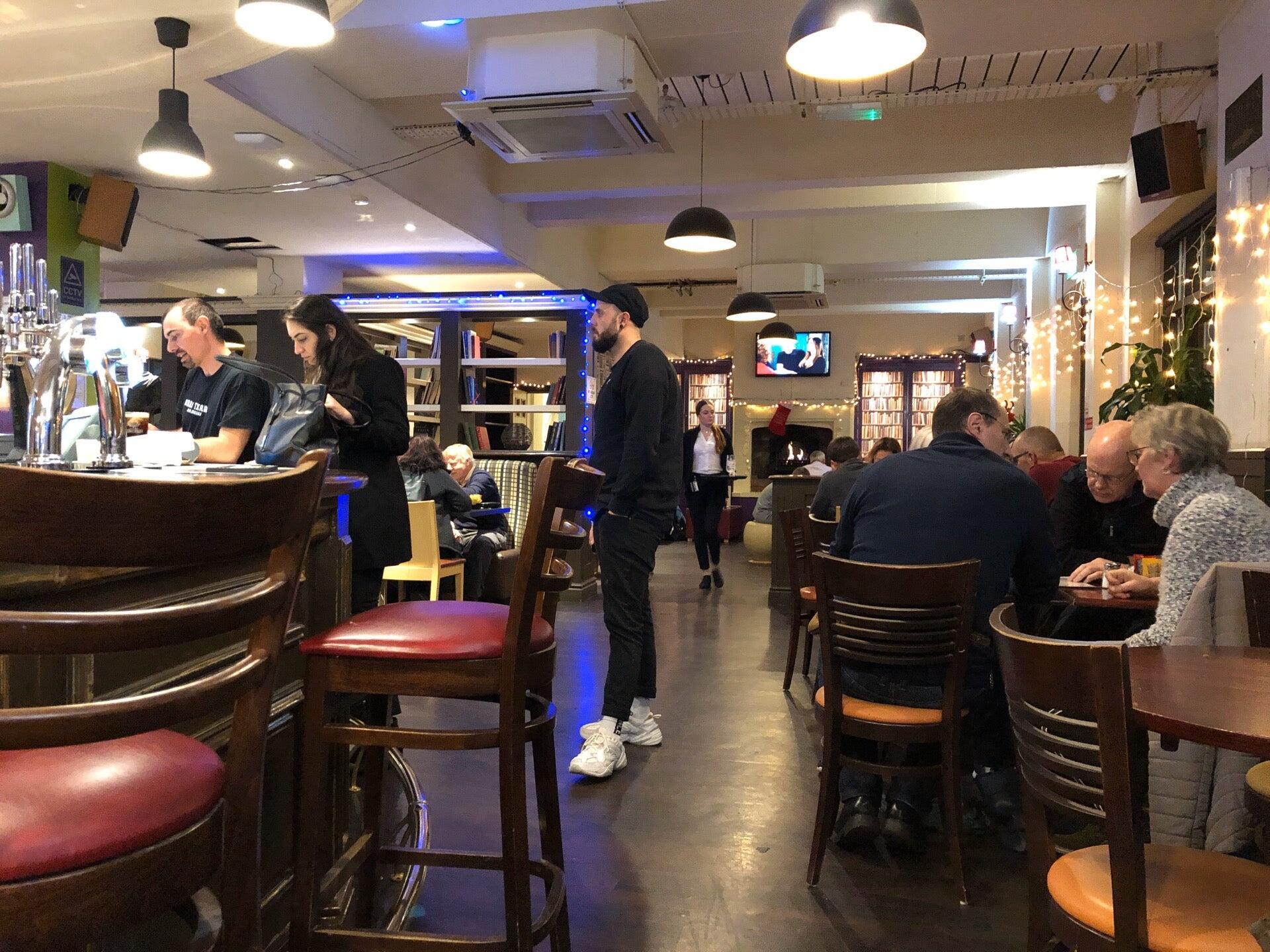 Custom House Hotel Pub - London - Nextdoor
