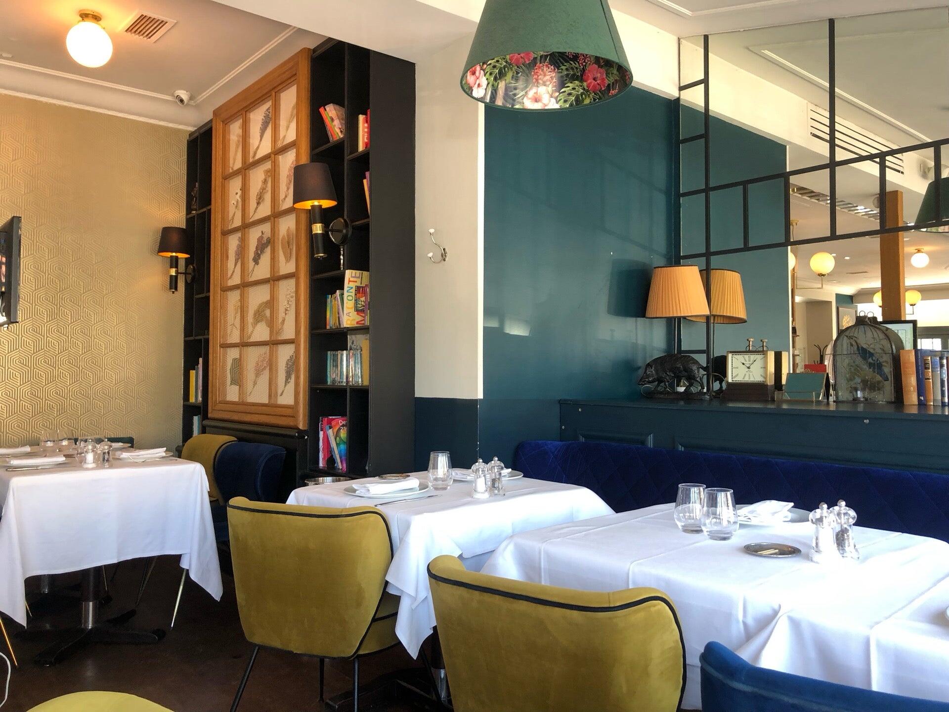 Chez Comus - Nextdoor