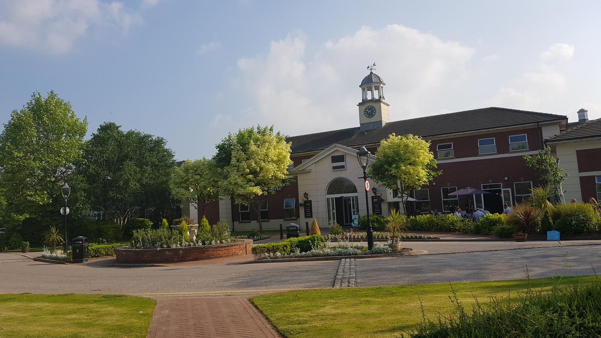 Devere St Davids Park Hotel - Hawarden - Nextdoor