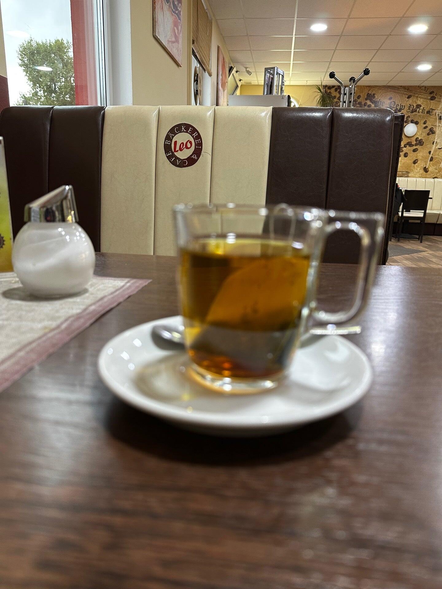 Leo Cafe & Bäckerei - Nextdoor