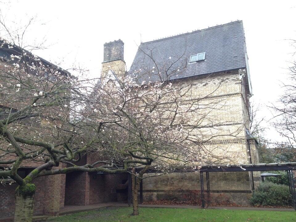 Sunnyside Library - Manchester - Nextdoor