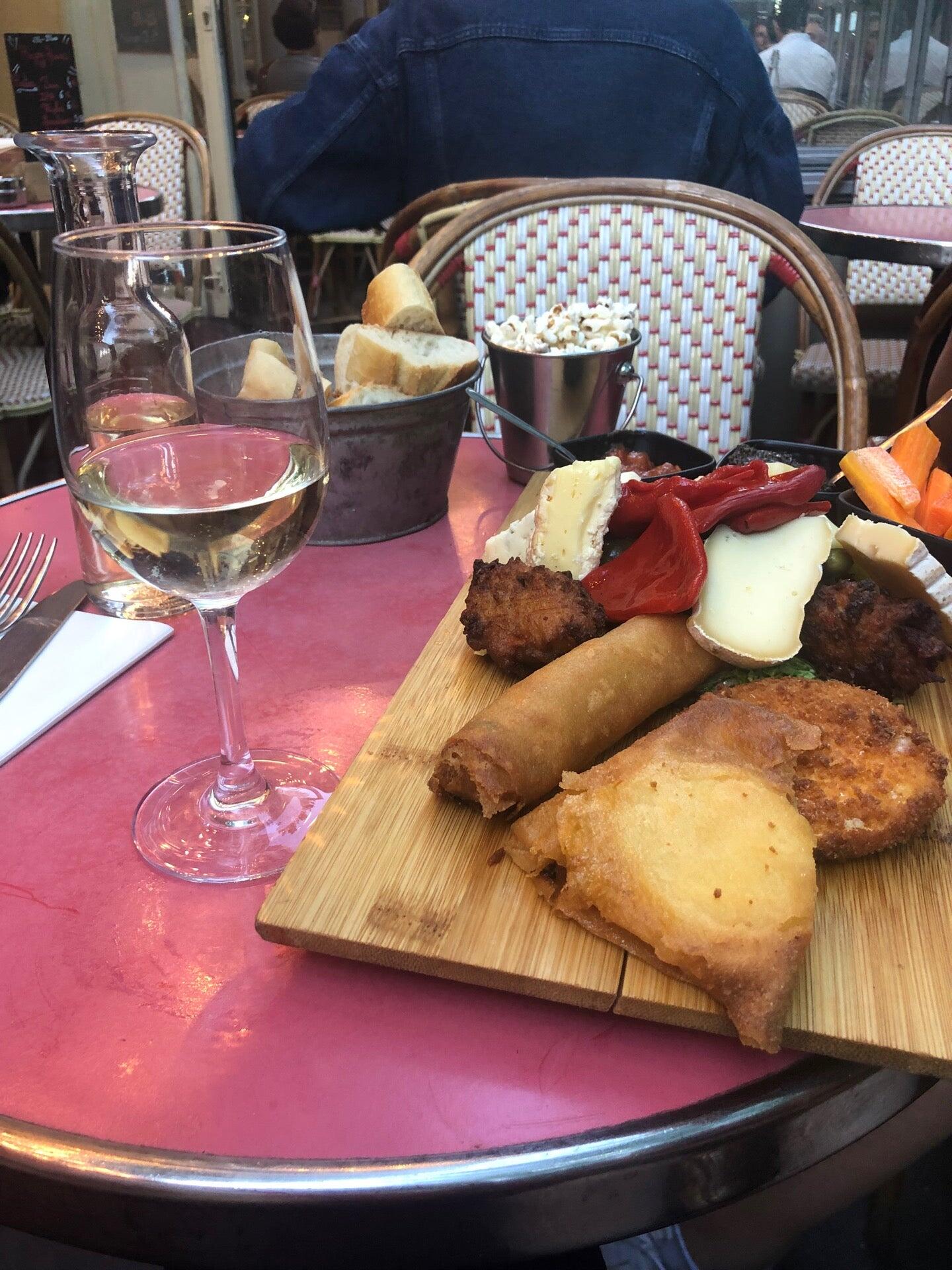 Le Café Jean - Nextdoor