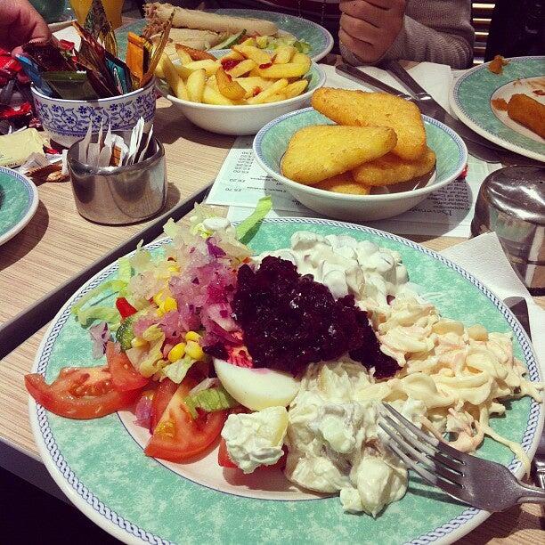 The Pinewood Tavern - Welshpool - Nextdoor