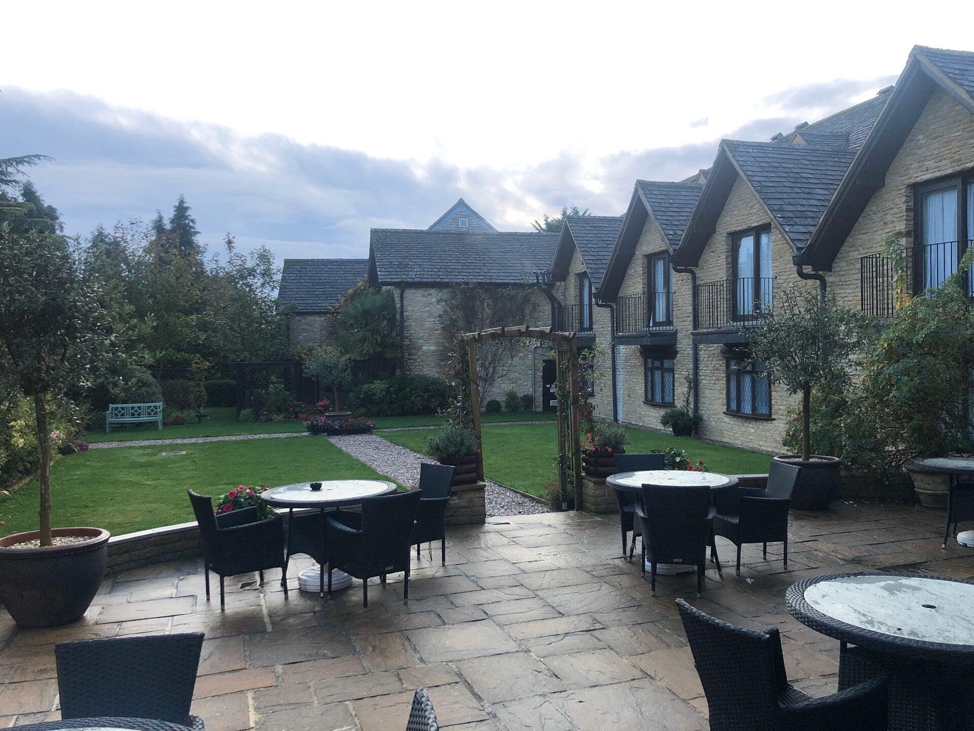 The Holt Hotel - Steeple Aston - Nextdoor