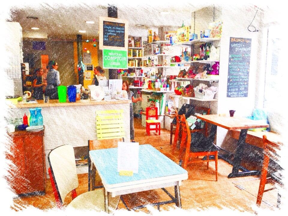 Le Petit Café du Monde Entier - Nextdoor