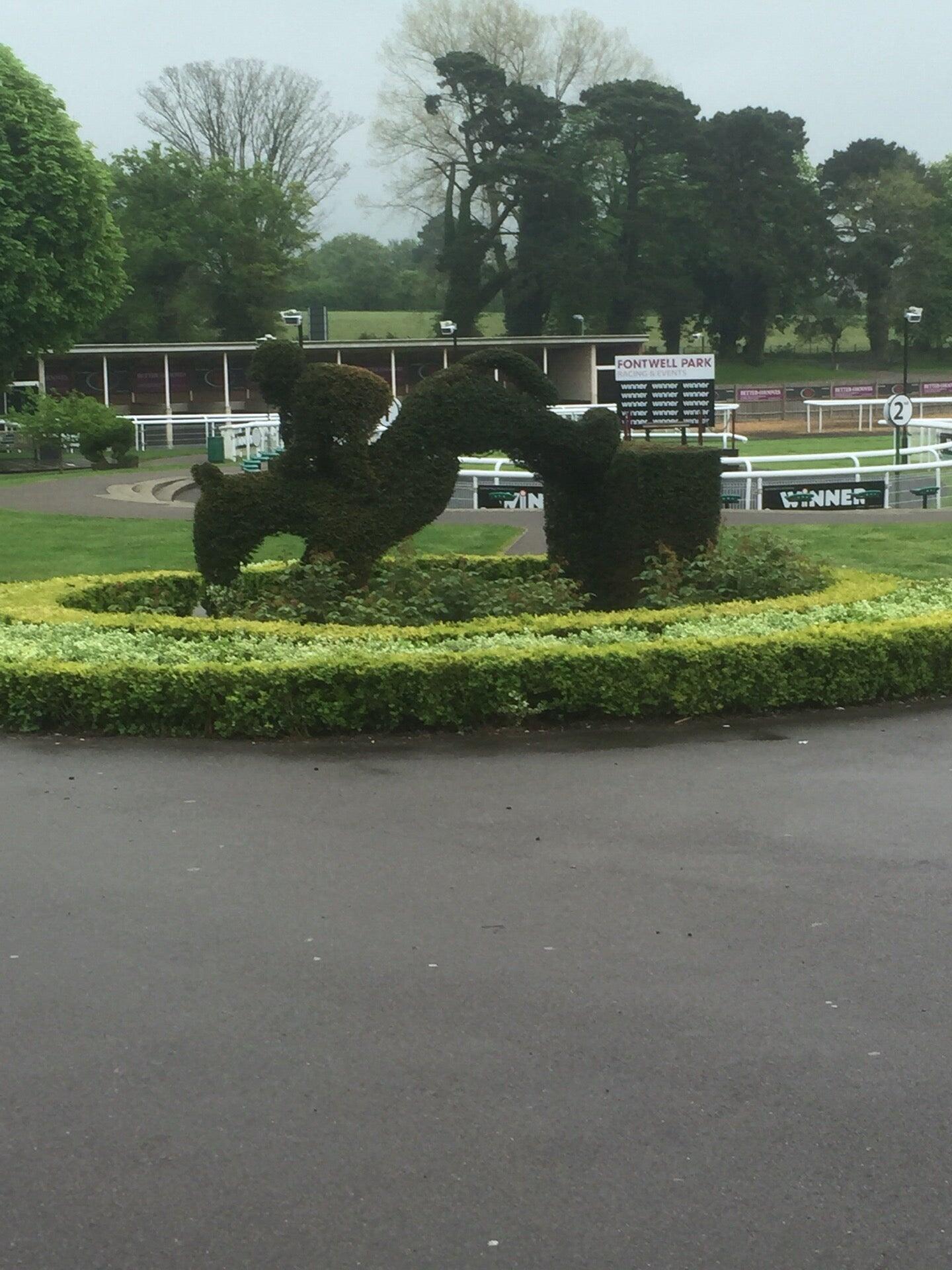 Fontwell Park Racecourse - Fontwell - Nextdoor
