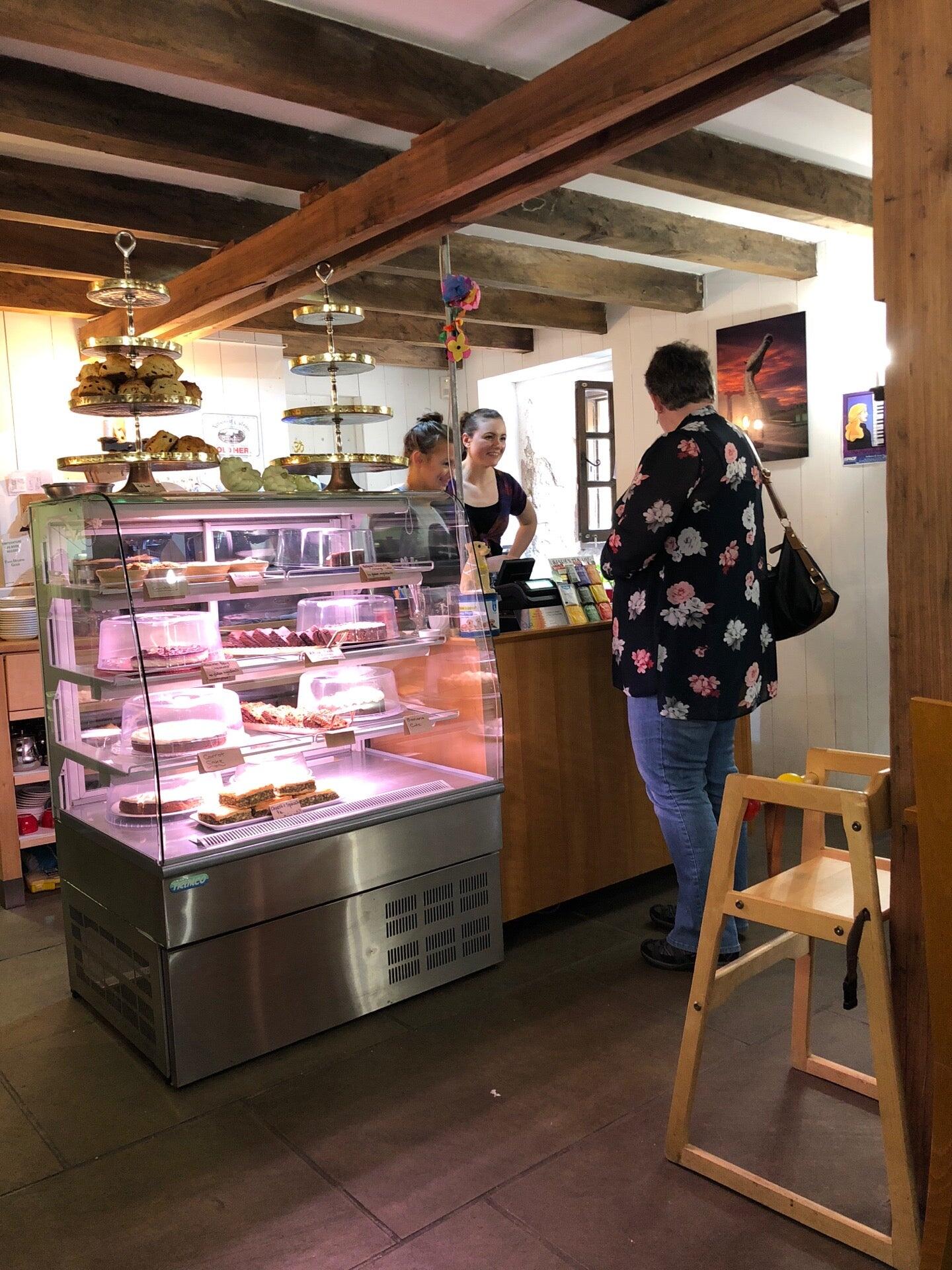 Bessie's Cafe - Culross - Nextdoor