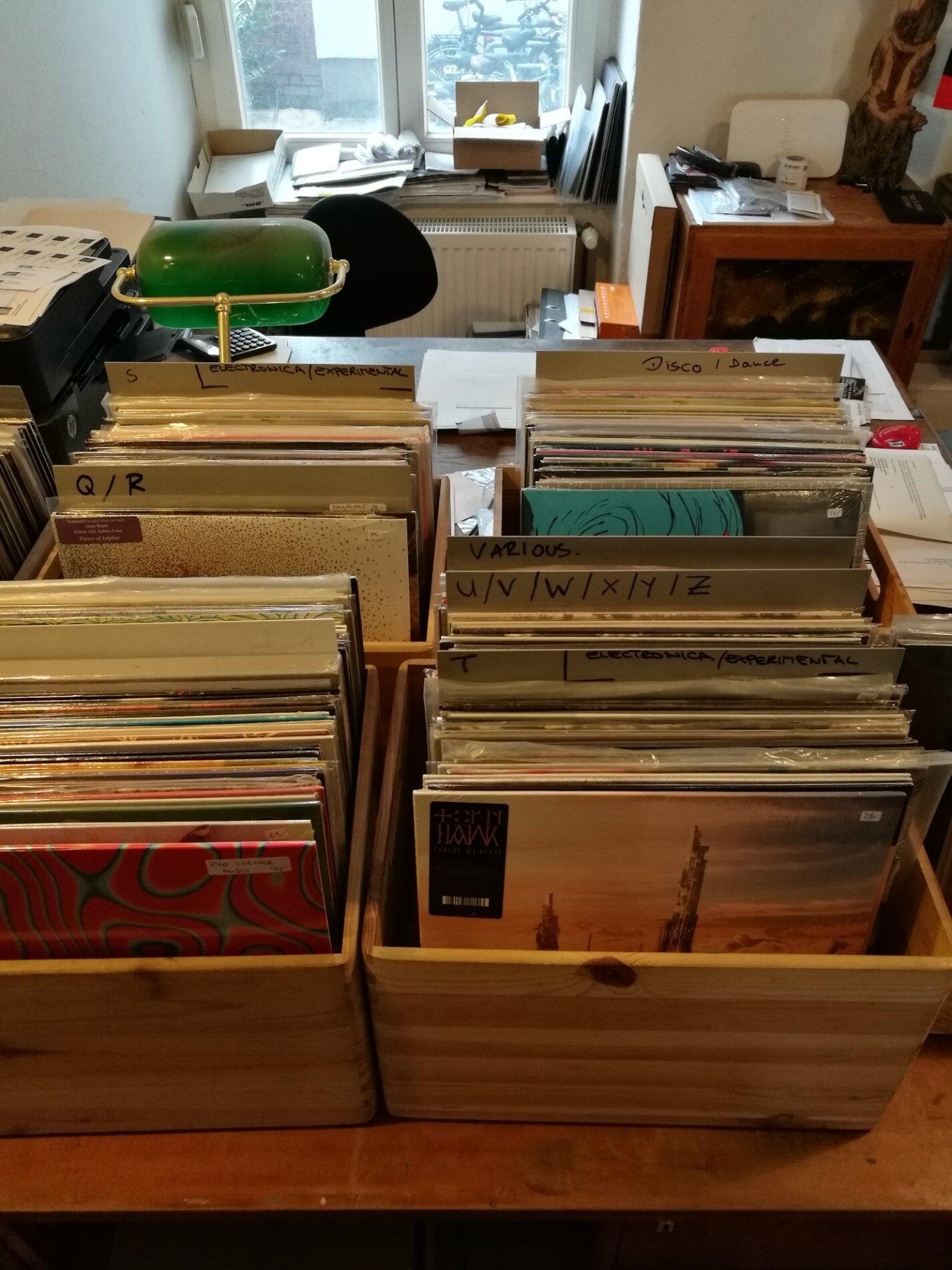 BIS AUFS MESSER Recordstore - Nextdoor